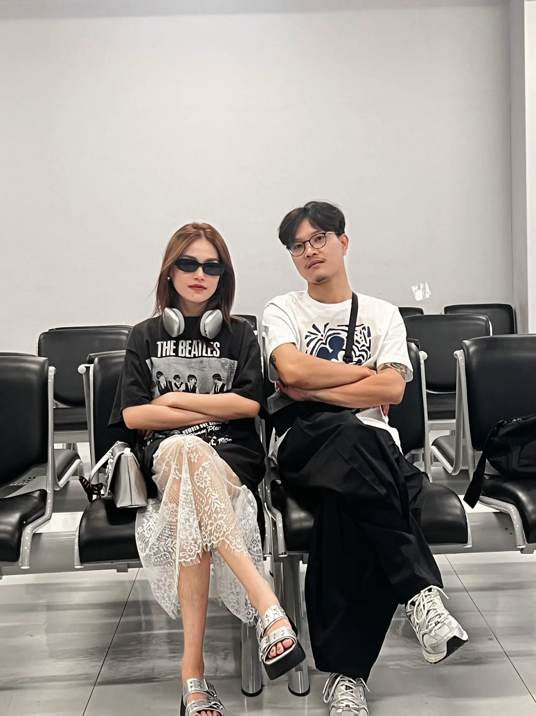 แต่งตัวคลุมโทน เท่ๆ ⚫️⚪️ | แกลเลอรีที่โพสต์โดย bow.b | Lemon8