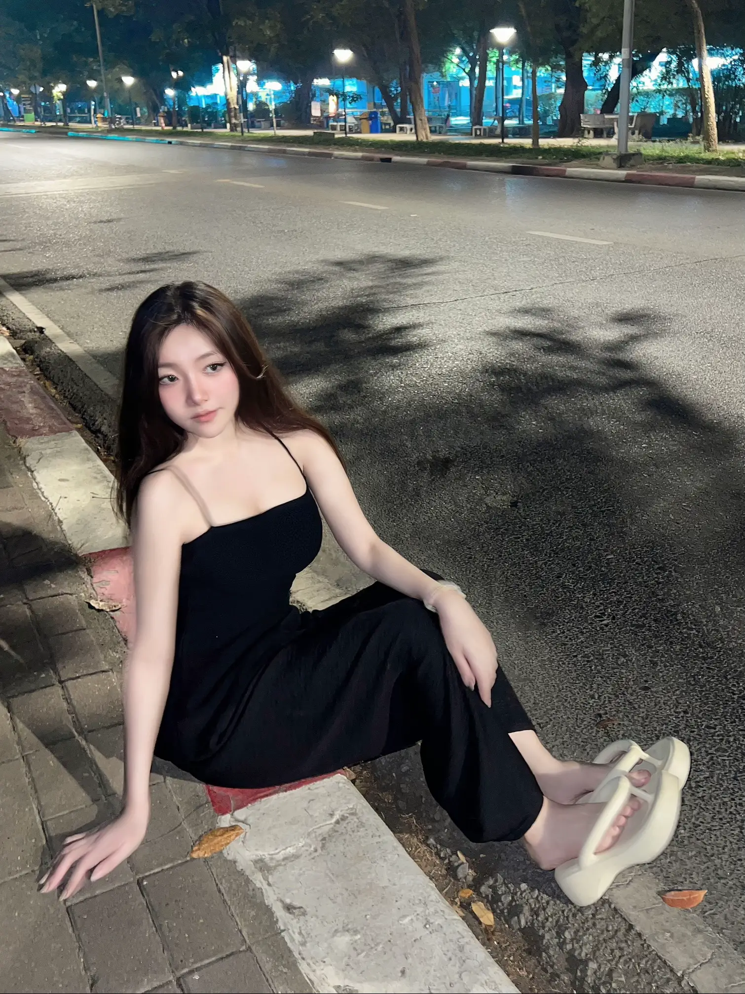 ไอเดียถ่ายรูปริมถนนแบบพส.จีน🇨🇳📸 | แกลเลอรีที่โพสต์โดย yy𐙚 | Lemon8