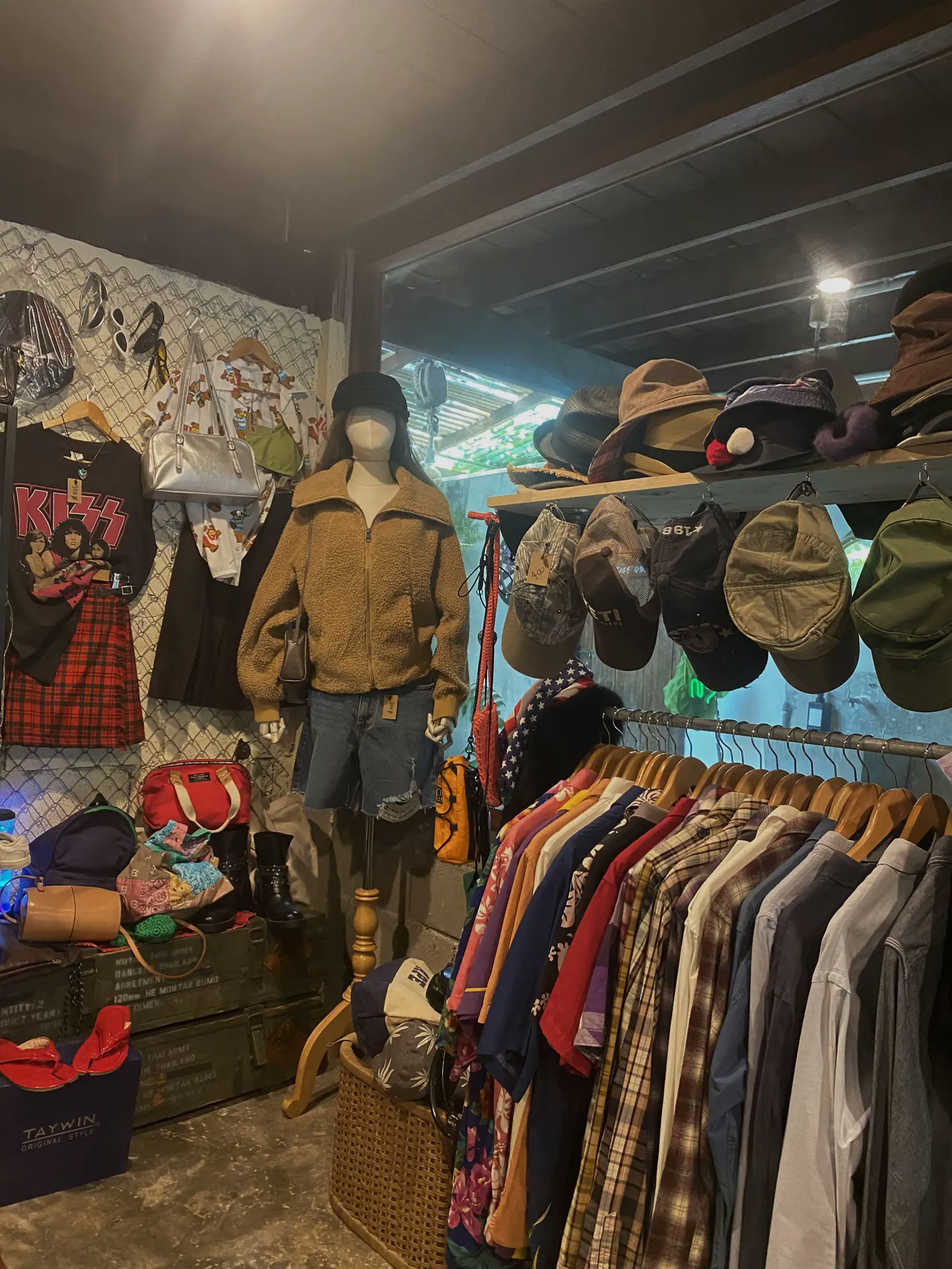 คาเฟ่คลาสสิค วินเทจที่ The Lockers (เดอะล็อคเกอร์) | แกลเลอรีที่โพสต์ ...