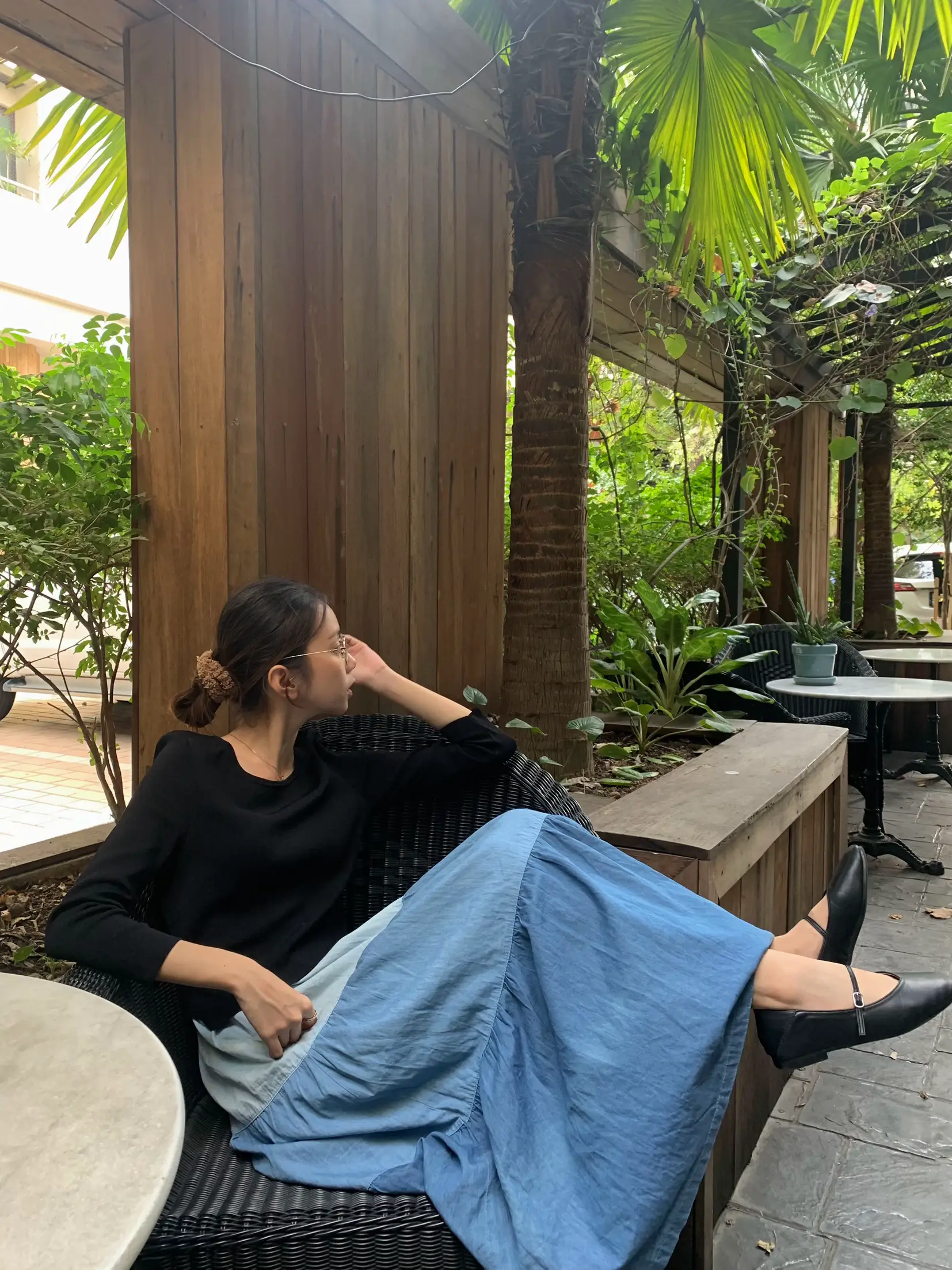 OOTD | ลุคไปคาเฟ่โฮมมี่ with long skirt👯‍♀️💙 | แกลเลอรีที่โพสต์โดย jry | Lemon8