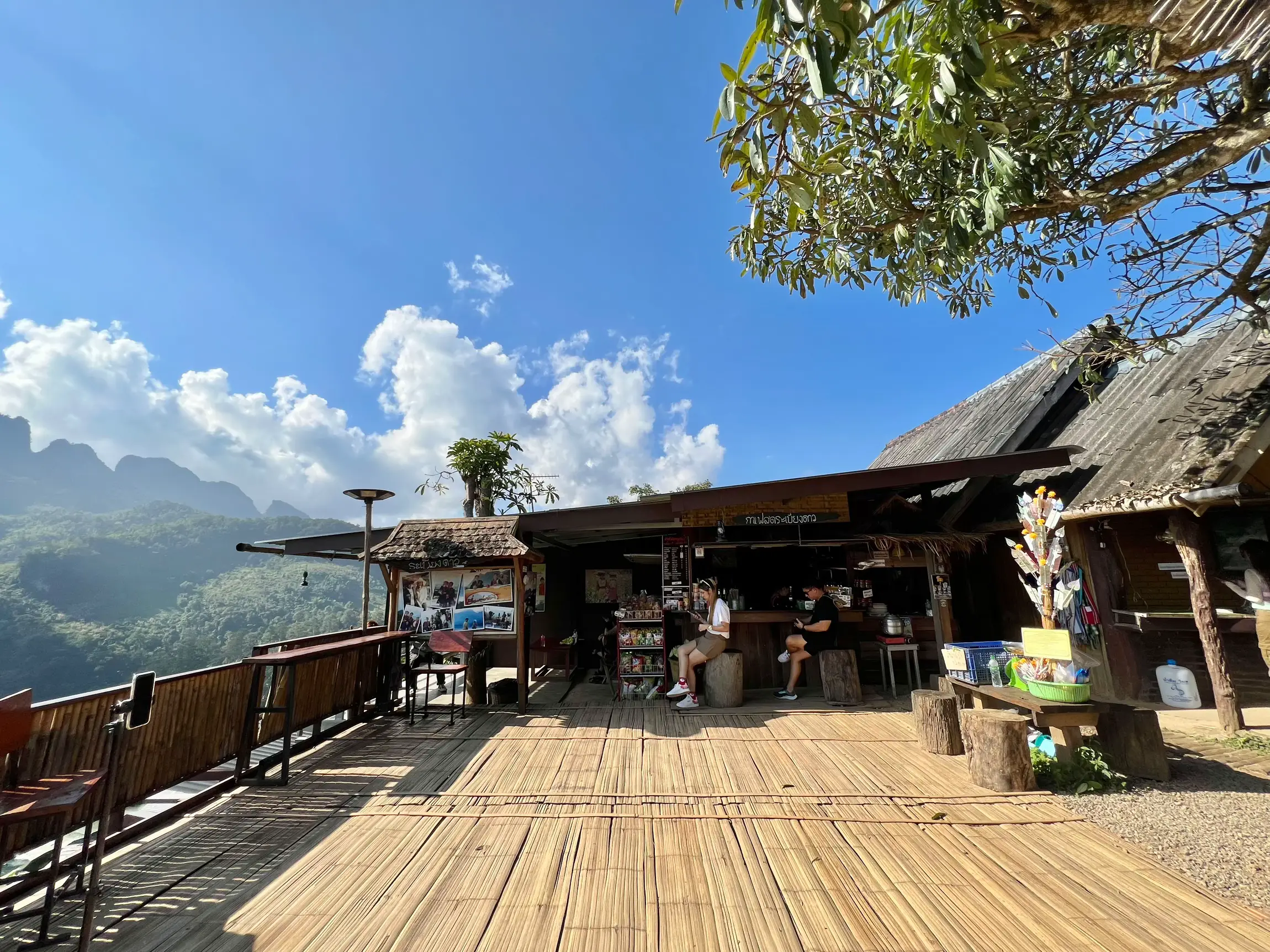 บ้านระเบียงดาว อ. เชียงดาว จ. เชียงใหม่ | แกลเลอรีที่โพสต์โดย Jikkie Risa | Lemon8