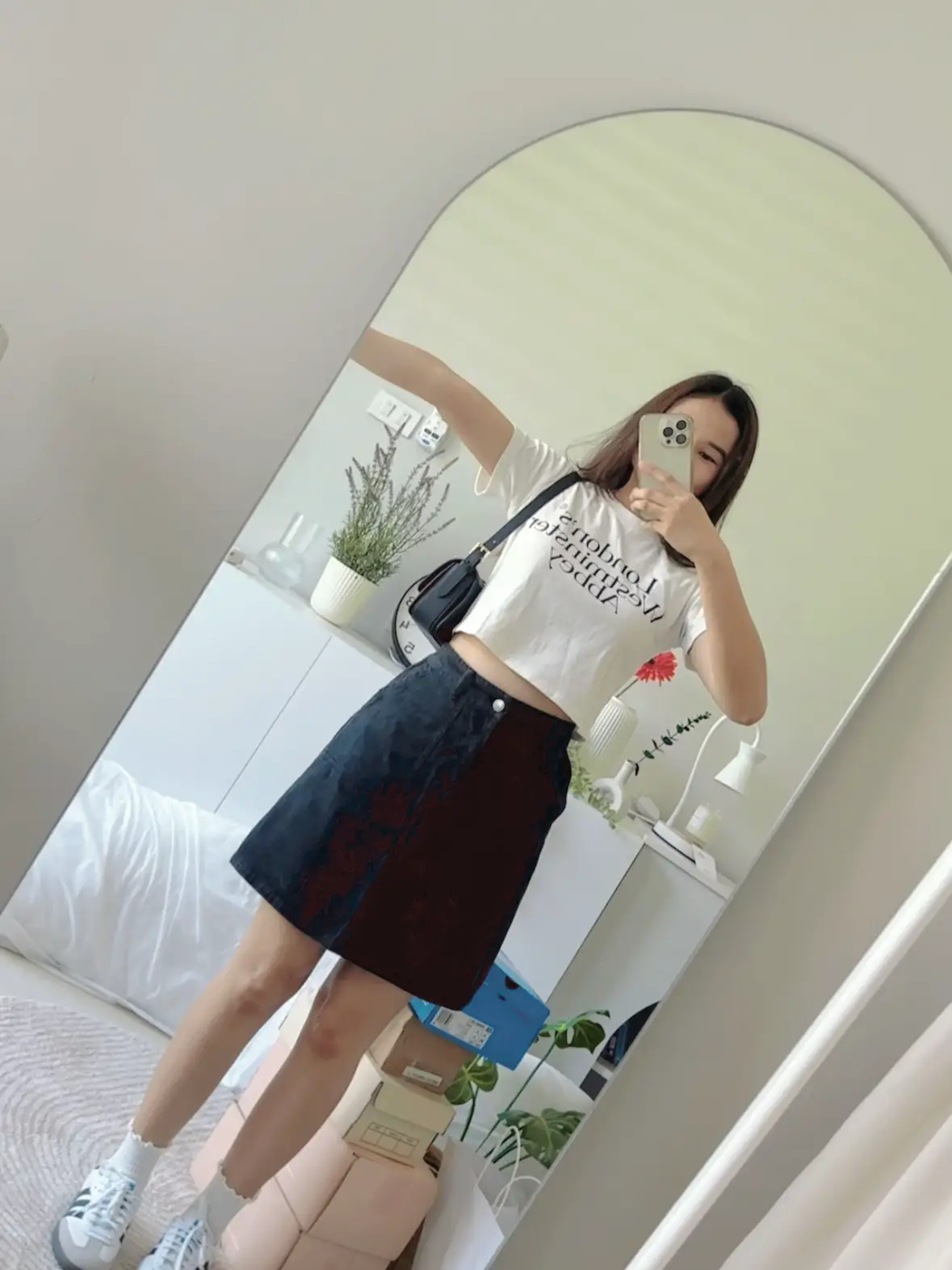 OOTD with Emily bag 🖤🔆 | แกลเลอรีที่โพสต์โดย pp’s | Lemon8