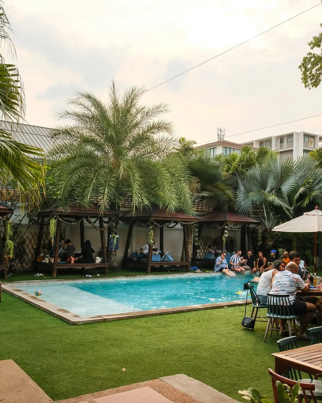 BLUE PARROT BANGKOK 🧉🌴💙🦜 | แกลเลอรีที่โพสต์โดย CAFETELLER | Lemon8