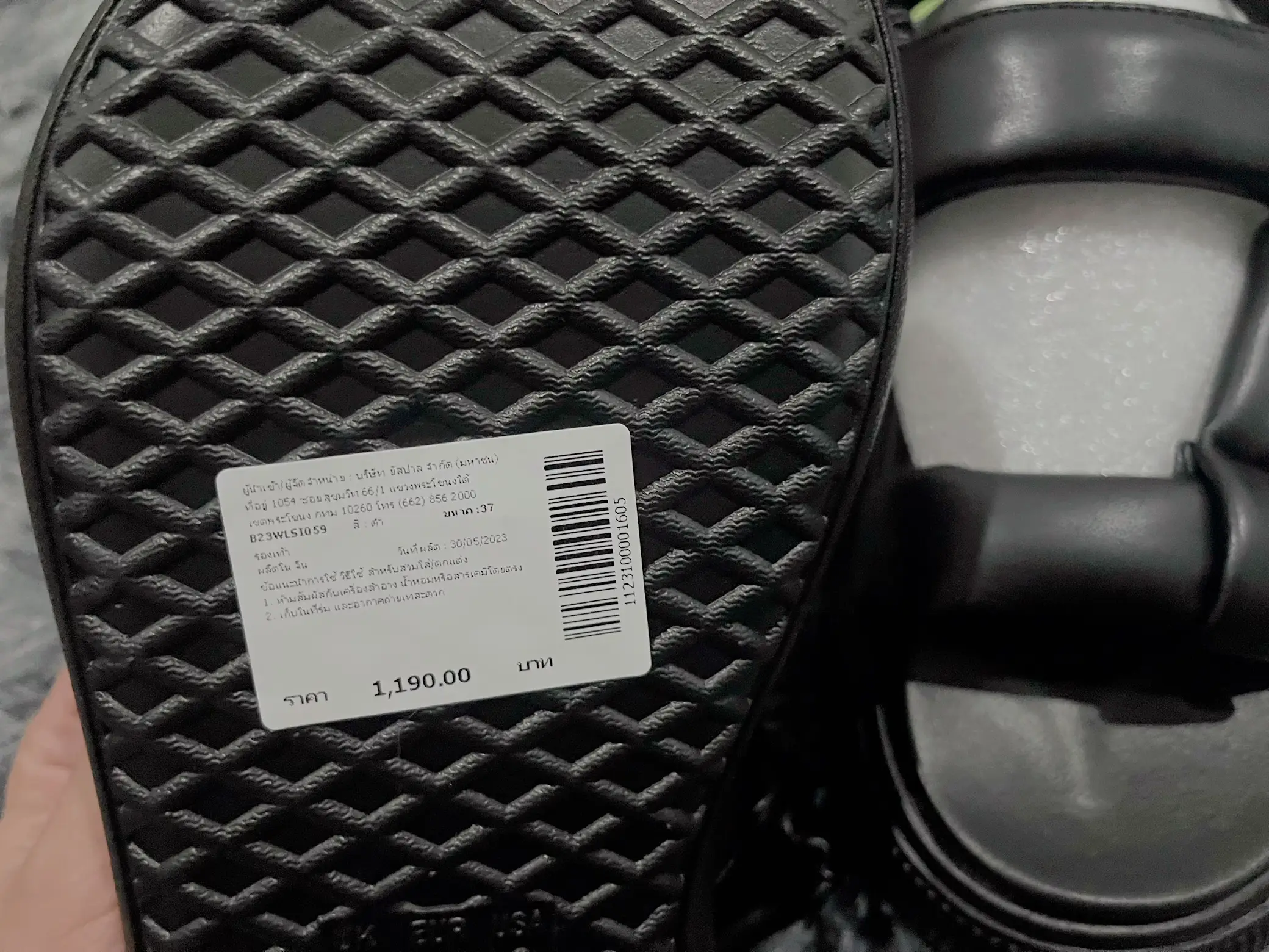 รีวิวรองเท้าน่ารัก ในงบ 600 บาท!!! | แกลเลอรีที่โพสต์โดย Wee Weerawan | Lemon8