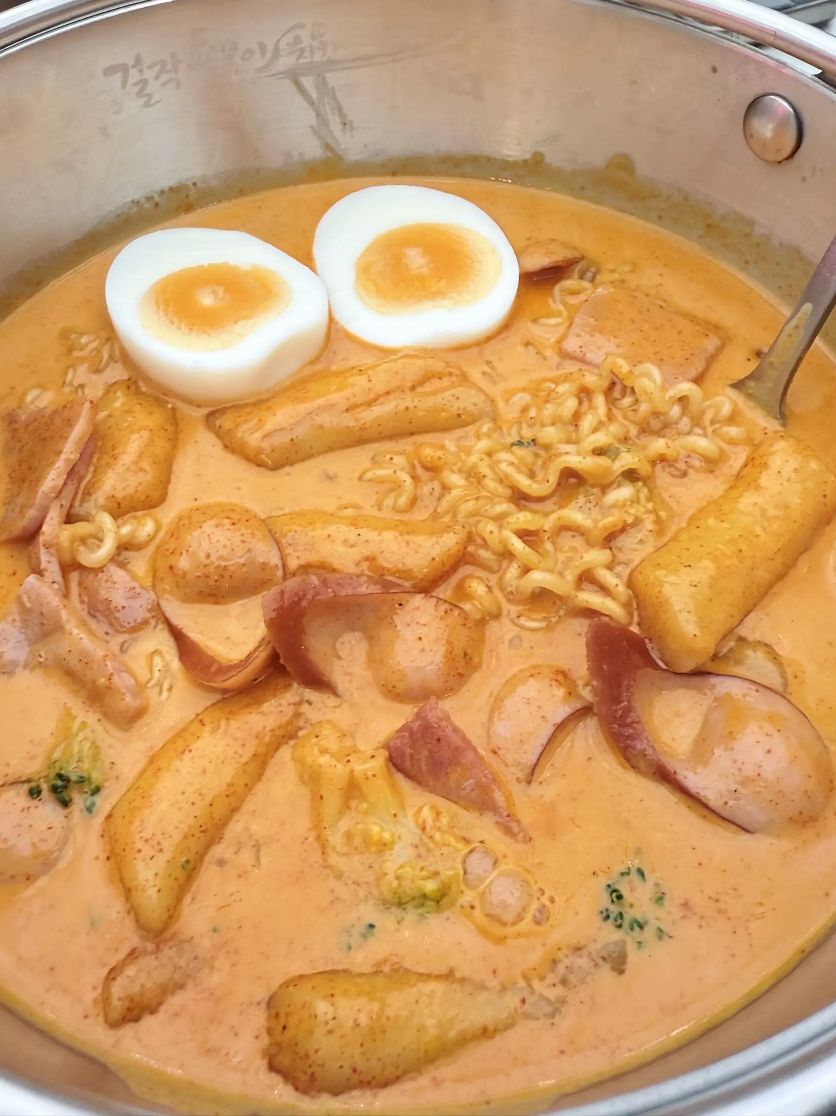 Guljak topokki & chicken ซุปโรเซ่ต๊อกๆอร่อยบอกต่อ | แกลเลอรีที่โพสต์โดย ...