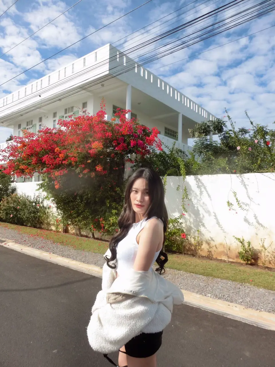 OOTD winter in dec (1 day☃️🤣) | แกลเลอรีที่โพสต์โดย Sari L | Lemon8