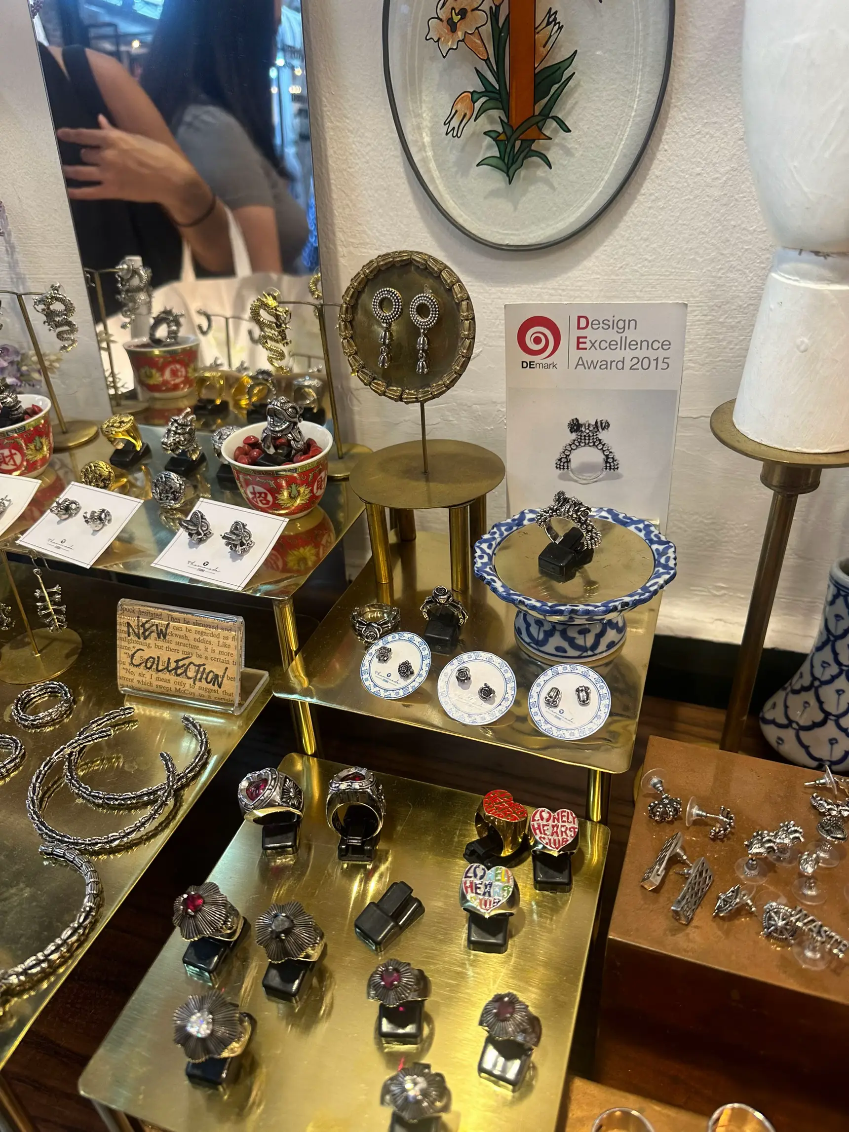 Cool ring shop drug sign 💍, wearing only people say hello (not copying ...