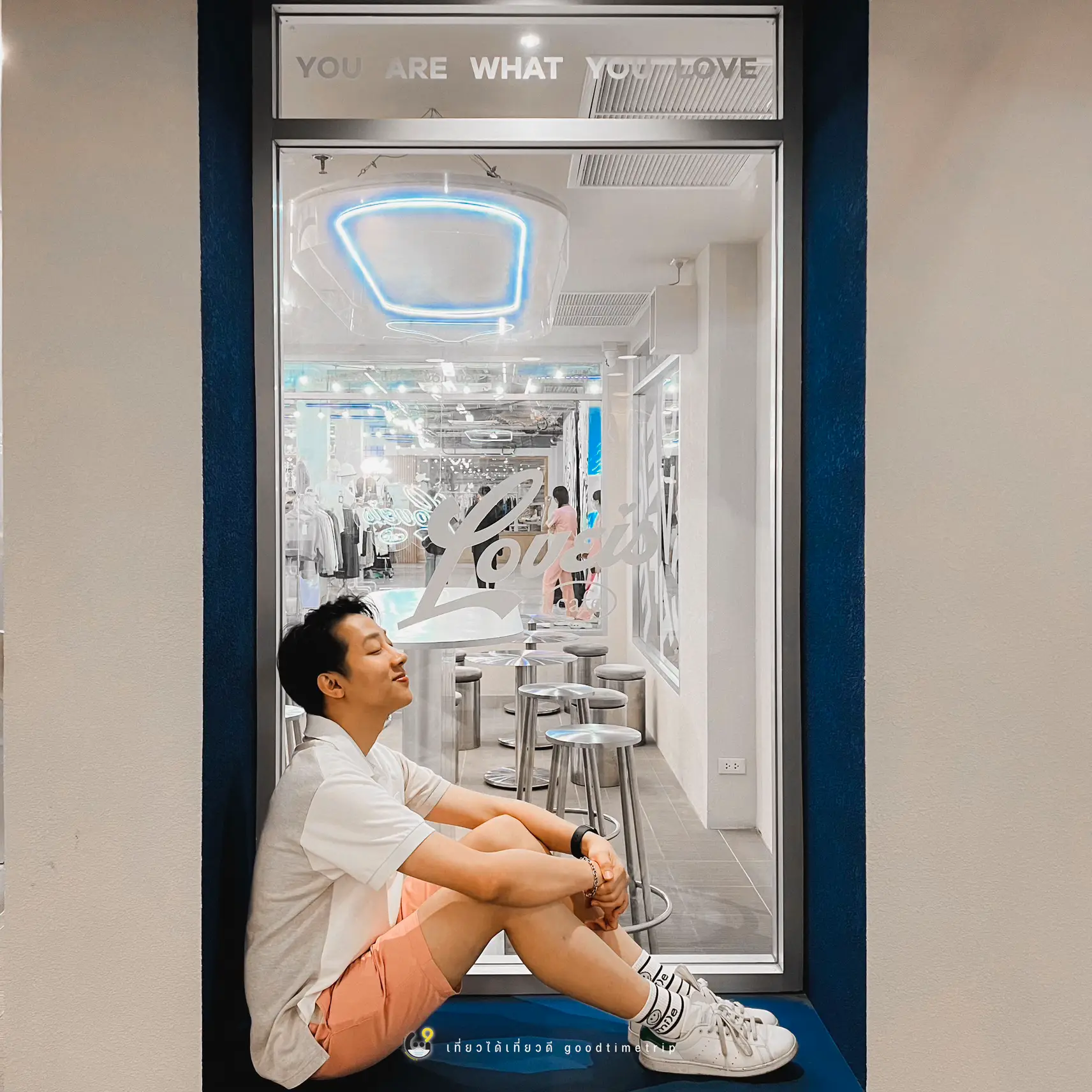 Loveis Cafe & Bar 💙🥤 คาเฟ่เปิดใหม่ | แกลเลอรีที่โพสต์โดย Goodtimetrip | Lemon8