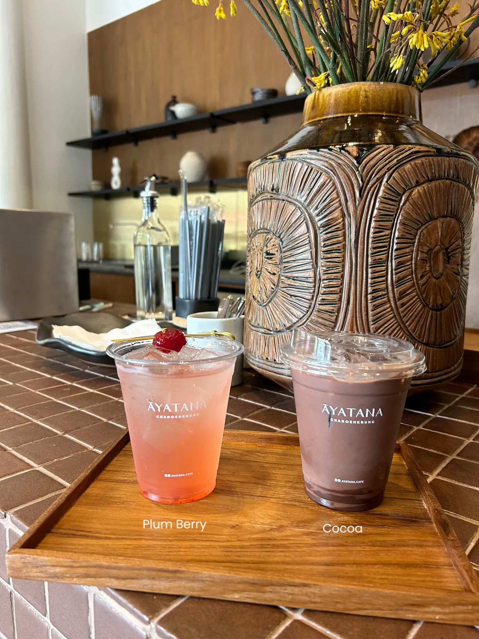 AYATANA CAFE คาเฟ่เปิดใหม่ย่านเจริญกรุง ☕️🪑🪵🎈 | แกลเลอรีที่โพสต์โดย ...