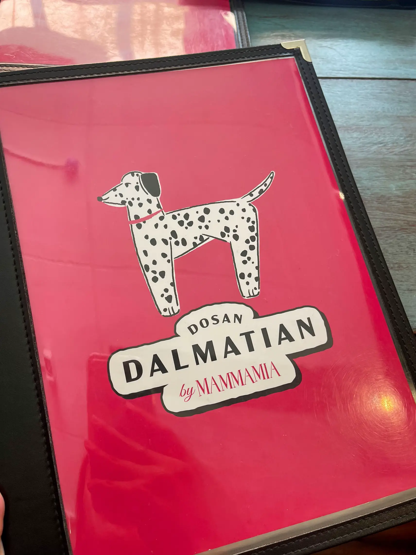 Dosan Dalmatian 😍 คาเฟ่สุดฮิตบินตรงมากเกาหลีมาสู่ไทยแล้ว | แกลเลอรีที่โพสต์โดย Loogtarn | Lemon8