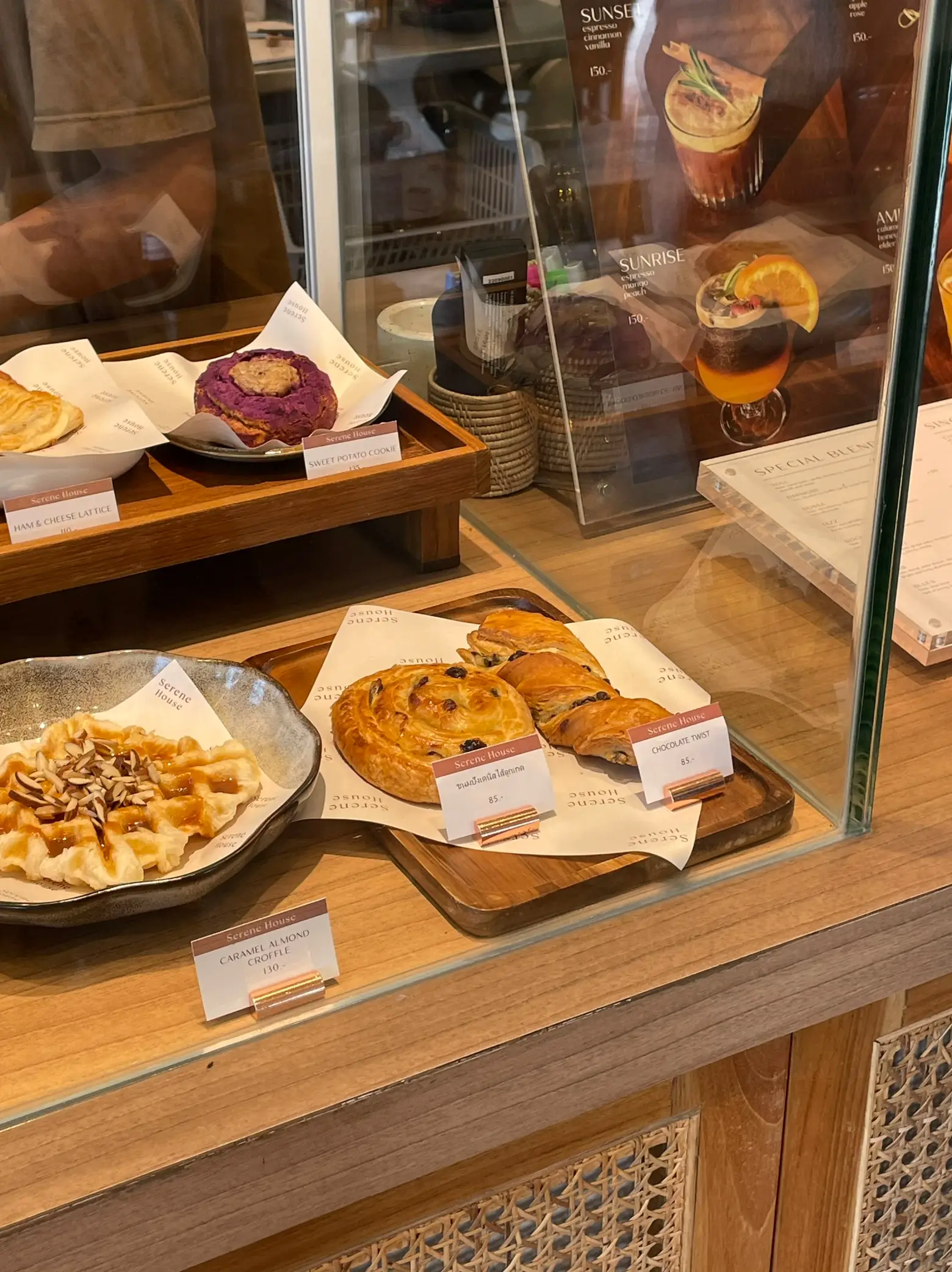 Cafe Bang Hundred Thousand Neighborhood Serene House Cafe | Gallery ...