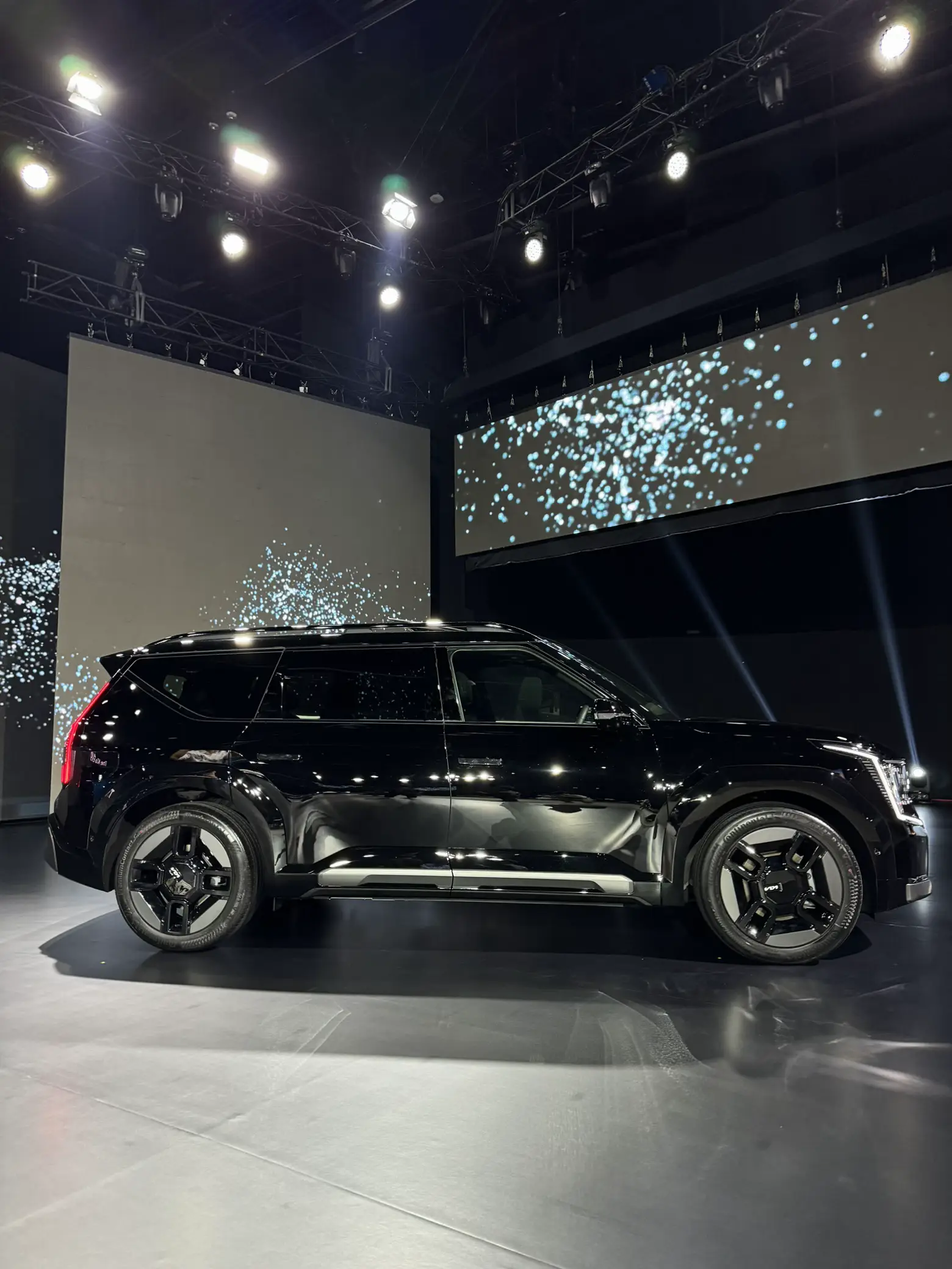 KIA EV9 SUV 6 ที่นั่ง คันแรกในไทย🔋🌿 | แกลเลอรีที่โพสต์โดย Aomamm Jidapa | Lemon8