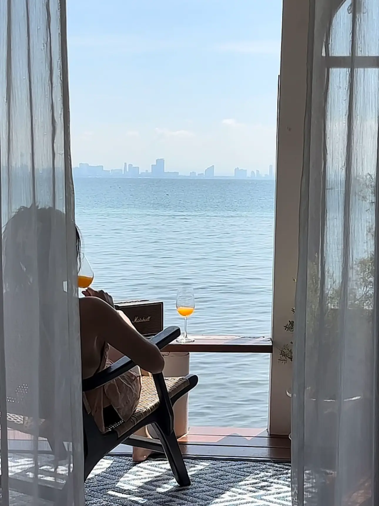 Radda sea house ที่พักเกาะล้านติดทะเล วิวหลักร้อยล้านนนน 🏝🌅 | แกลเลอรี ...