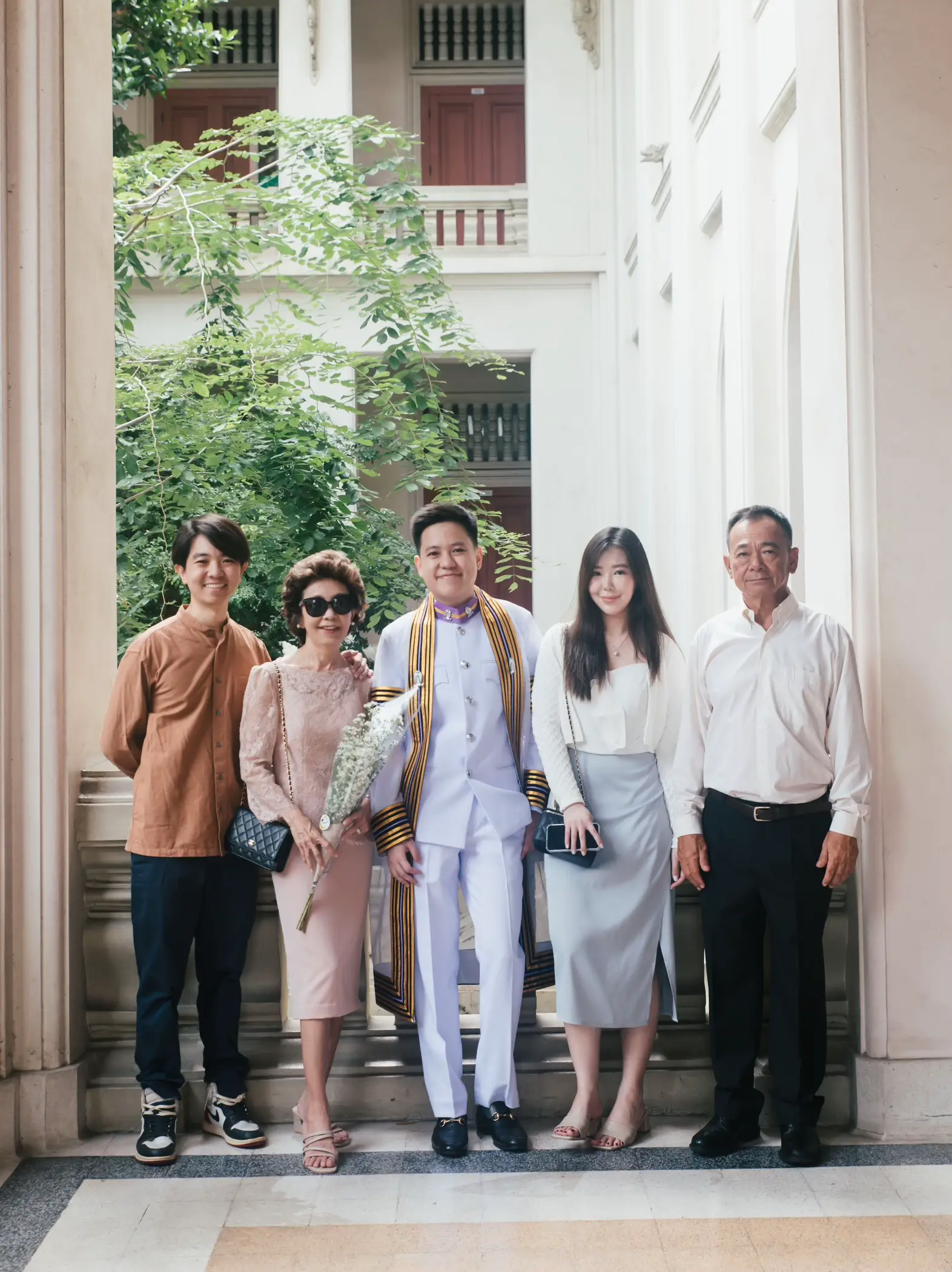 OOTD :แต่งตัวไปงานรับปริญญา 🎓 | แกลเลอรีที่โพสต์โดย waew⋆𐙚˚ | Lemon8