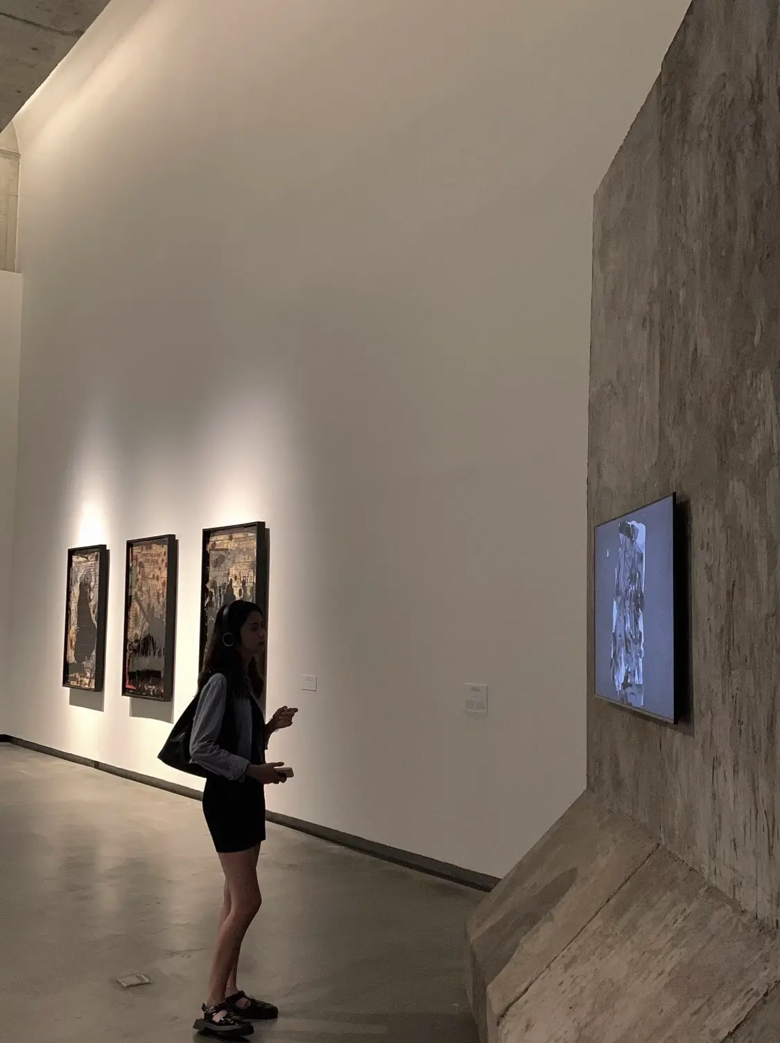 พาไปดูนิทรรศการใหม่ที่ Jim Thompson Art Center💫🥀 | แกลเลอรีที่โพสต์โดย jry | Lemon8