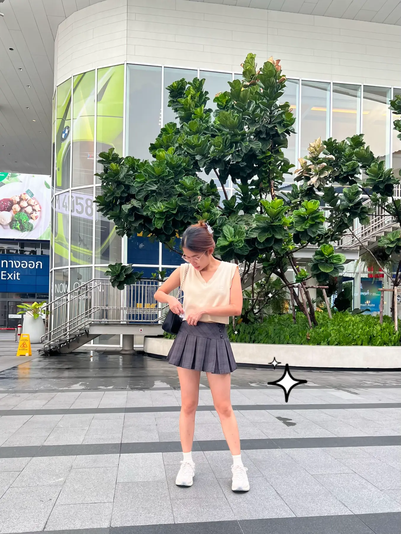 Outfit IDEA แมทช์กระโปรงสั้นตัวจิ๋ว🌷💖 | แกลเลอรีที่โพสต์โดย Noppawan Mai | Lemon8