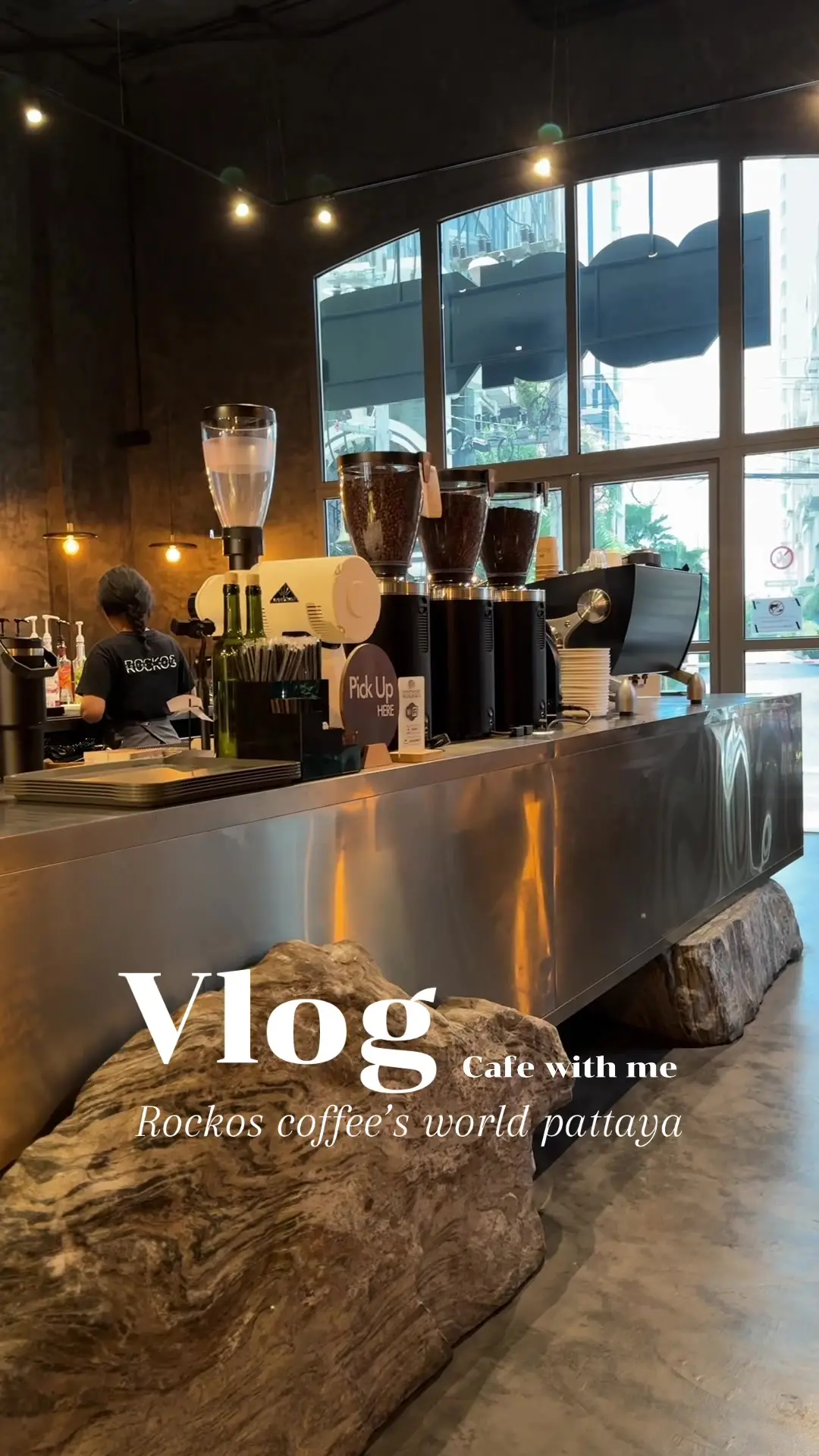 Rockos coffee’s world pattaya | วิดีโอที่เผยแพร่โดย Cotton.samlee | Lemon8