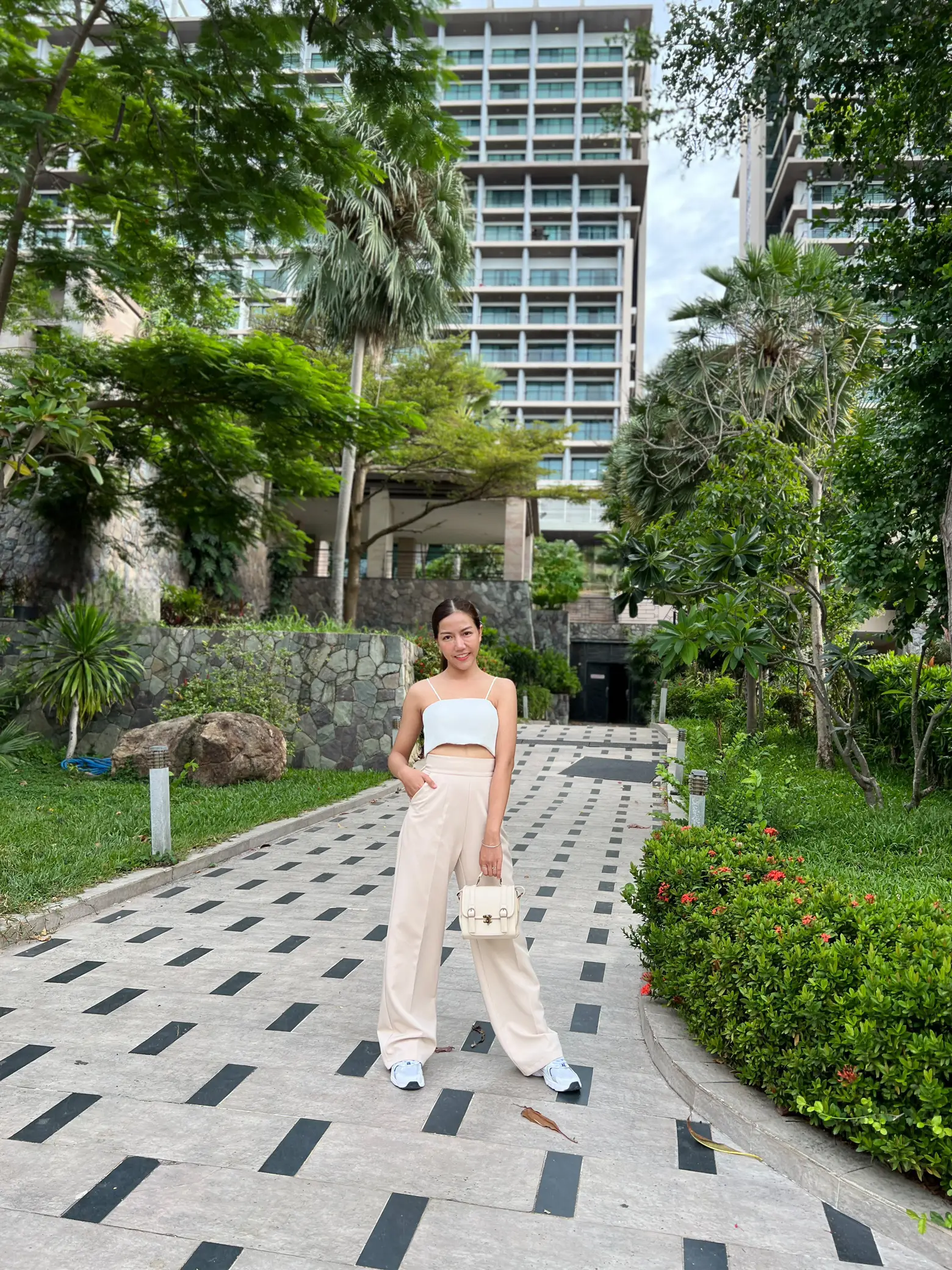 How to mix & match 🤍 White Outfit | แกลเลอรีที่โพสต์โดย _____Siri_____🤍 | Lemon8