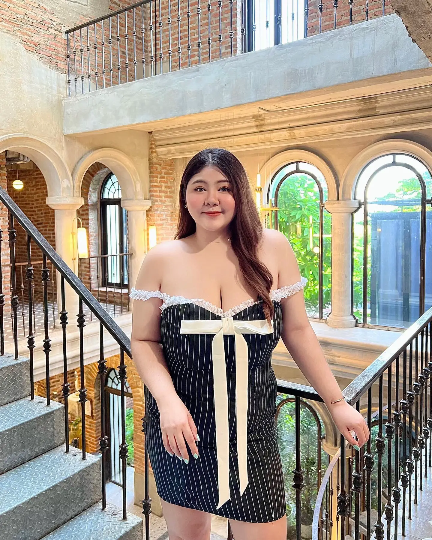 เดรสเวียดนามสาวอวบ🇻🇳 | แกลเลอรีที่โพสต์โดย Nooknik Arisnap | Lemon8