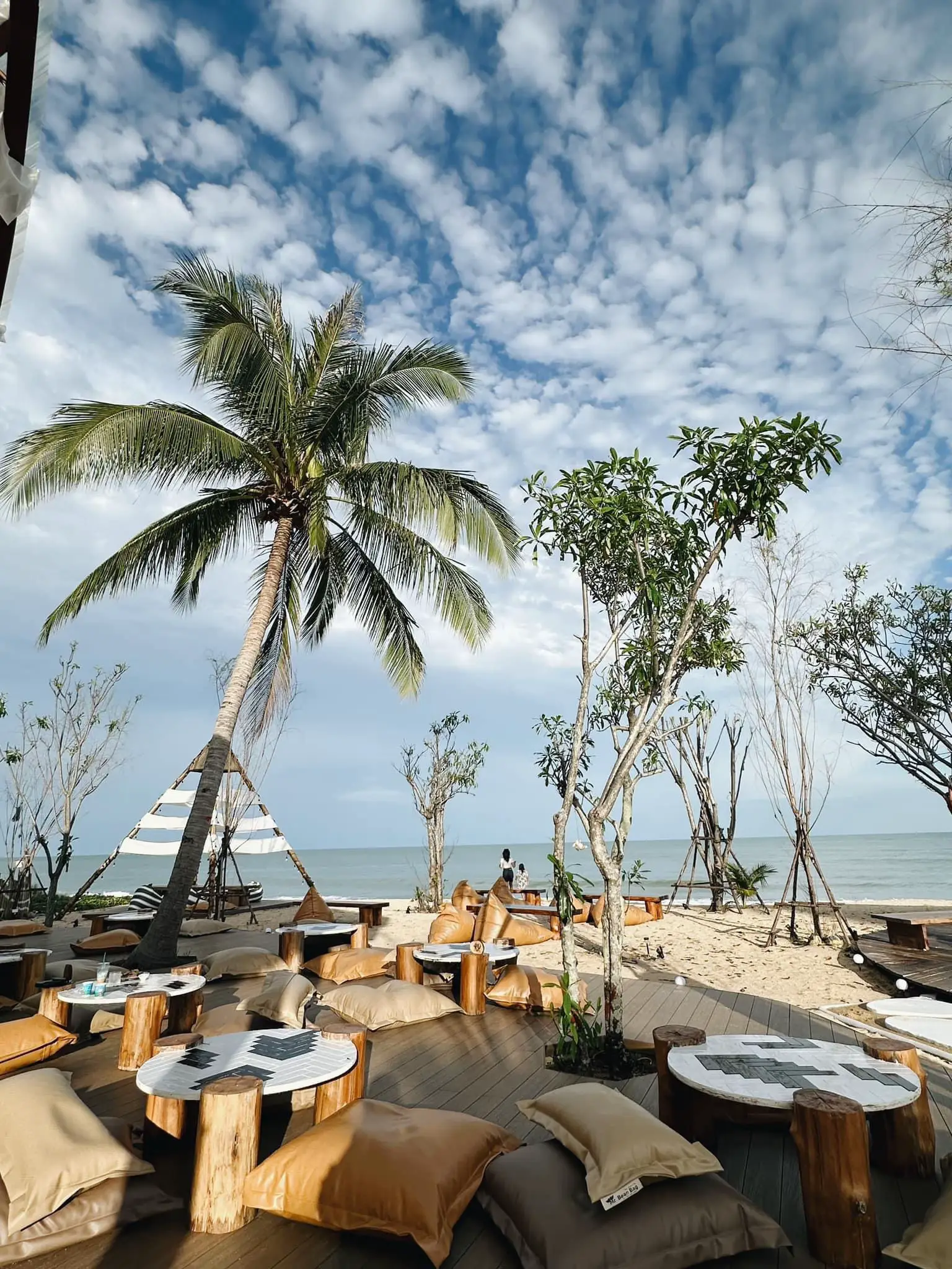 Luca Beach Club Sichon | แกลเลอรีที่โพสต์โดย CafeHoppingNST | Lemon8