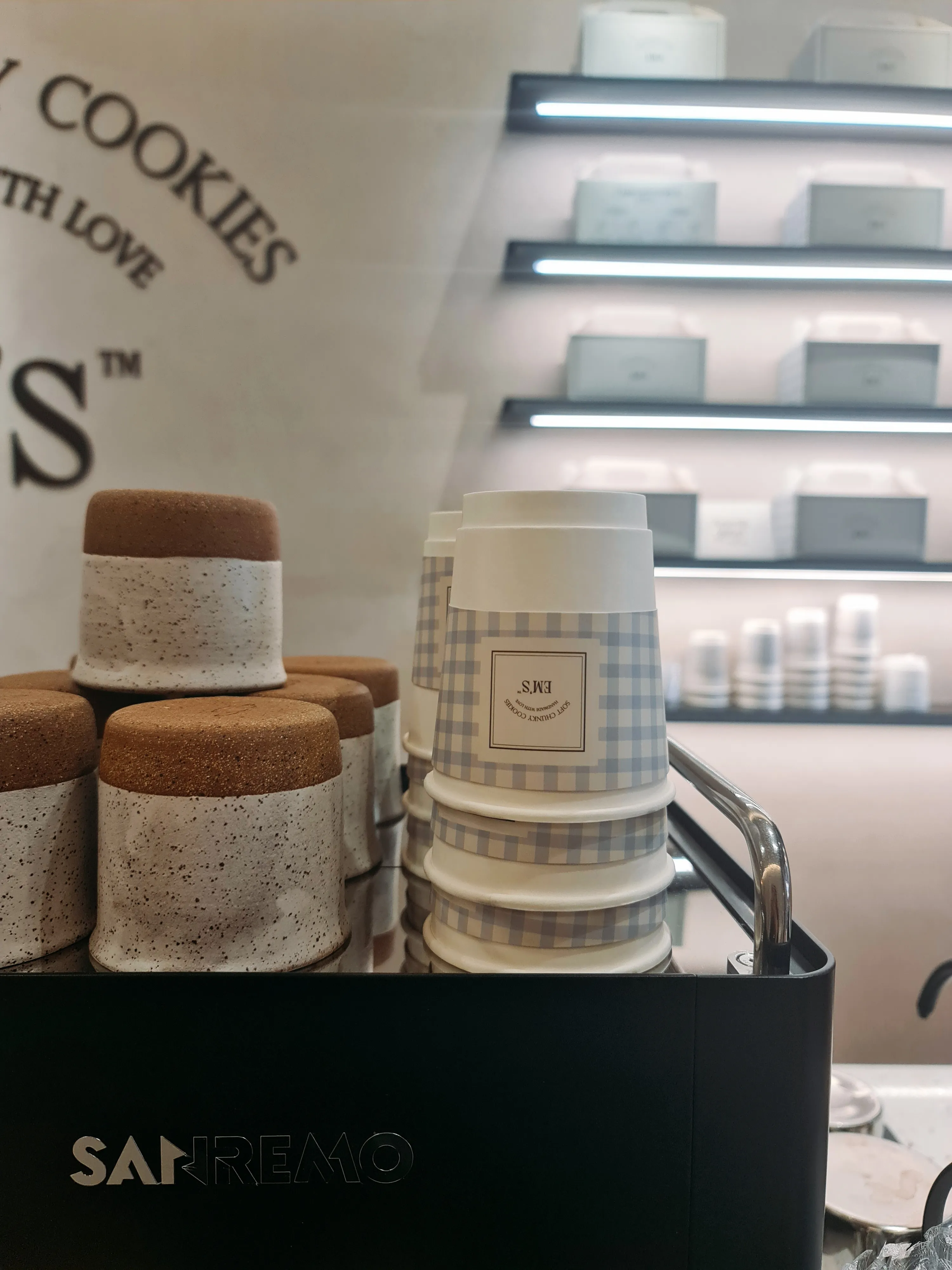 EM'S Soft Chunky Cookies a must visit cookie shop🍪 | แกลเลอรีที่โพสต์ ...