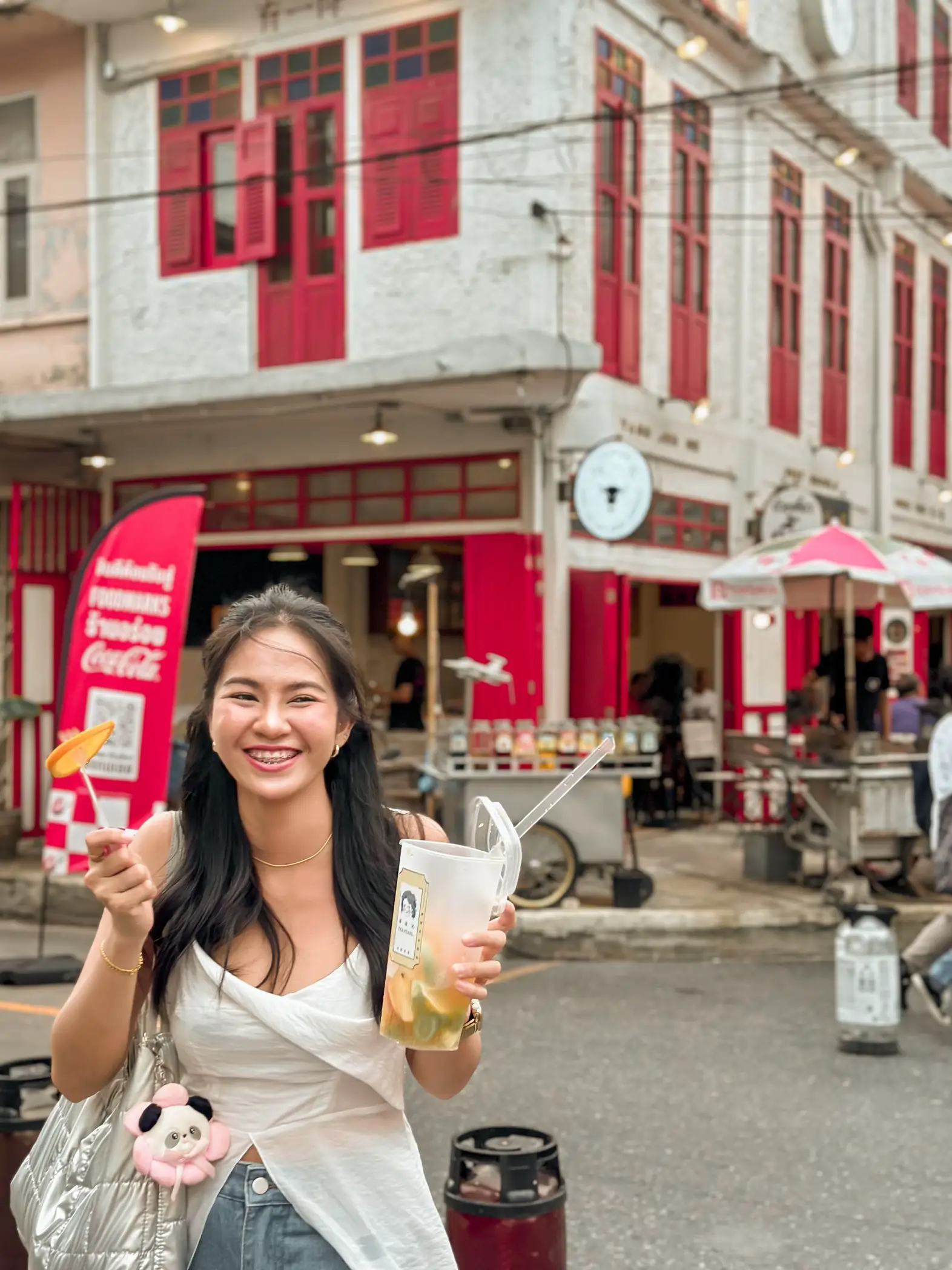 จุดเช็คอิน มุมถ่ายรูปสวยๆ ถนนบรรทัดทอง📸 | แกลเลอรีที่โพสต์โดย Chala.🌻 | Lemon8