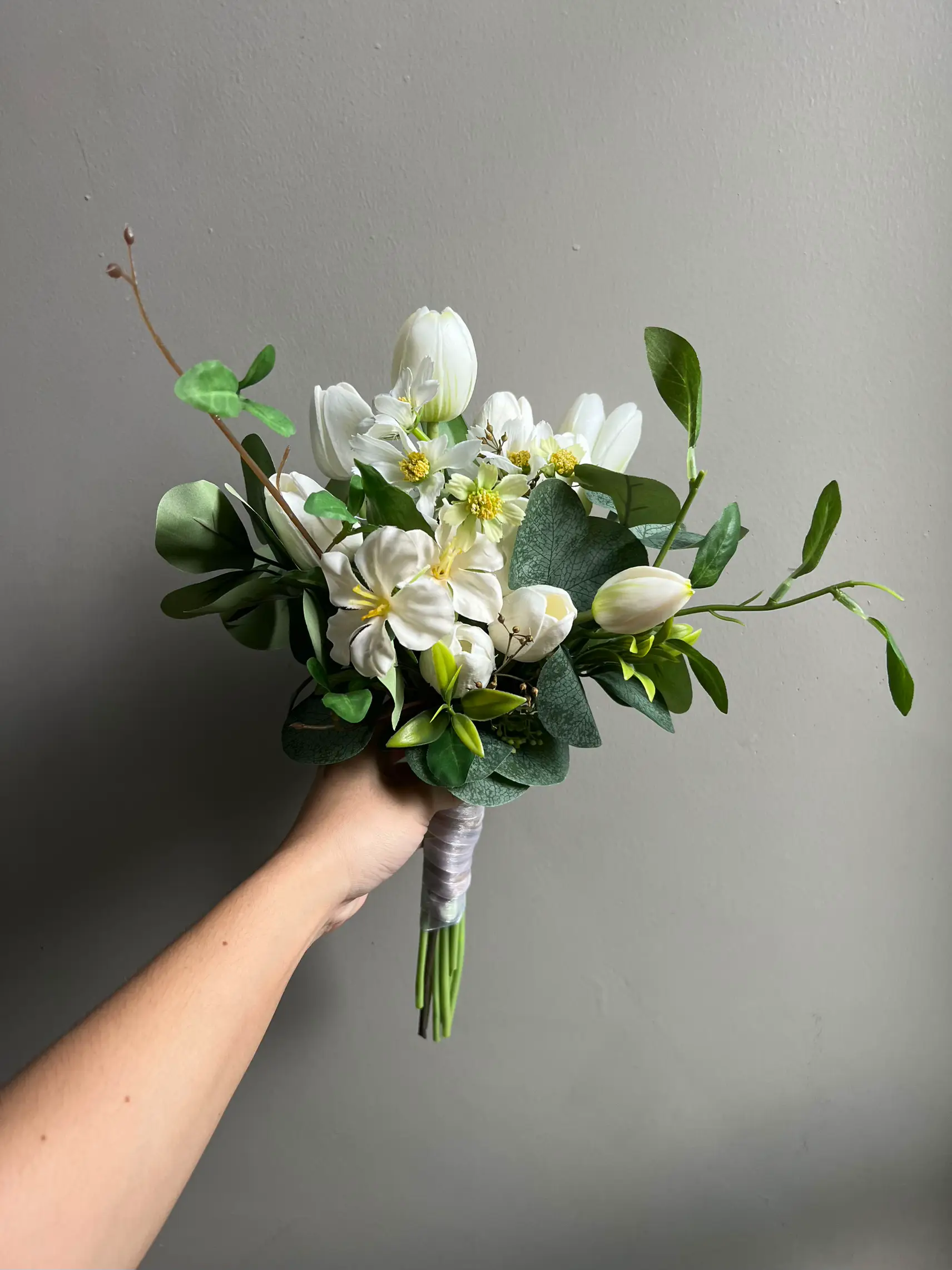 Classic flower : ช่อดอกไม้โทนขาวเขียวสำหรับเจ้าสาว | แกลเลอรีที่โพสต์ ...