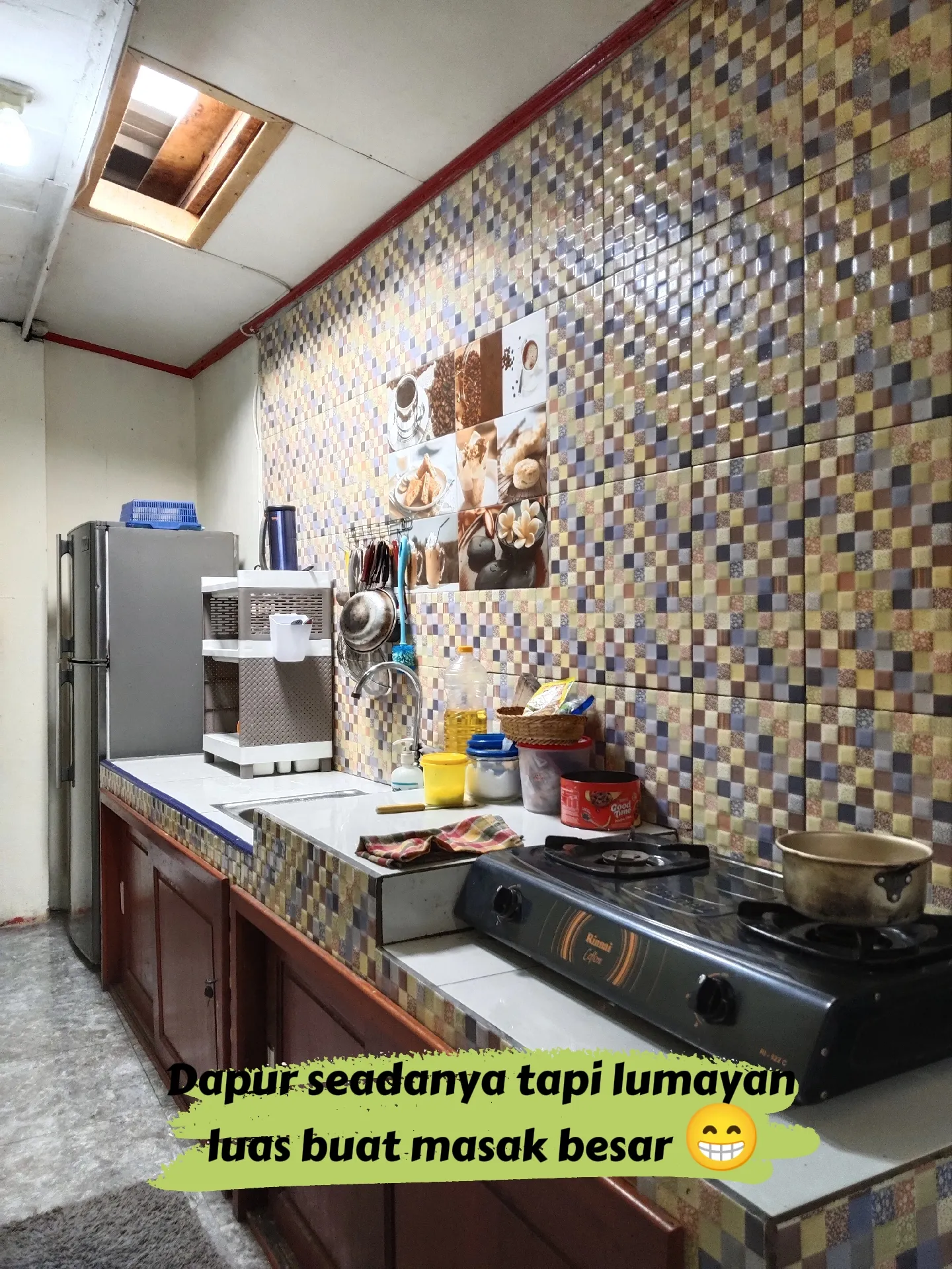 Dapur seadanya tapi lumayan luas buat masak besar | Galeri diposting ...