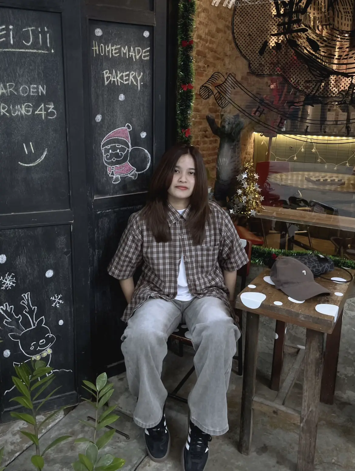 OOTD | ลุคเบสิค สไตล์วินเทจ 🛎️🧳 | แกลเลอรีที่โพสต์โดย 𝐋𝐄𝐎🐯 | Lemon8