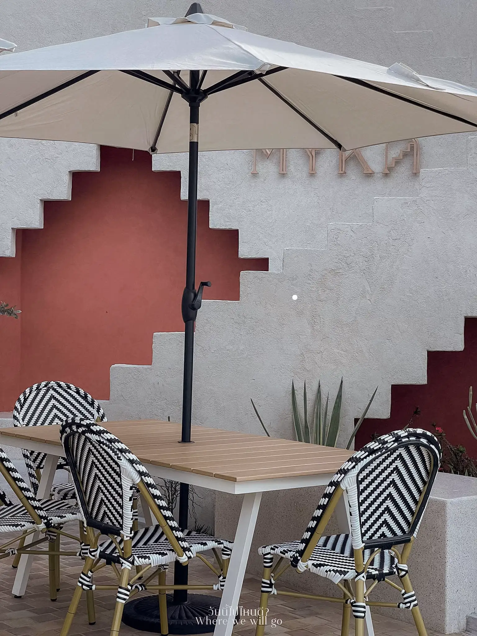 MYKA Cafe คาเฟ่พัทยาเปิดใหม่ สวยฉ่ำมาก | แกลเลอรีที่โพสต์โดย 🥨 | Lemon8