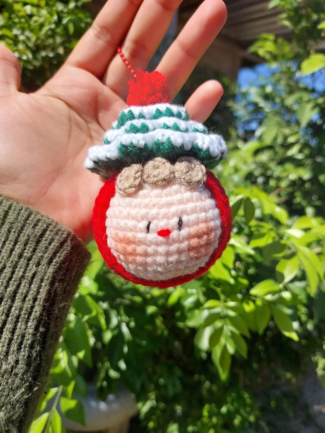 ตุ๊กตาไหมพรหมหมวกคริสมาส | แกลเลอรีที่โพสต์โดย tomtam.store | Lemon8