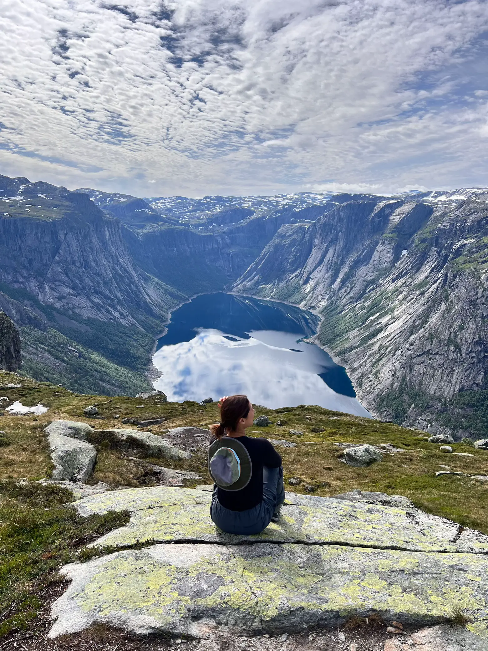 แชร์ประสบการณ์เดินเขาที่นอร์เวย์ • Trolltunga 🇳🇴 | แกลเลอรีที่โพสต์โดย ...