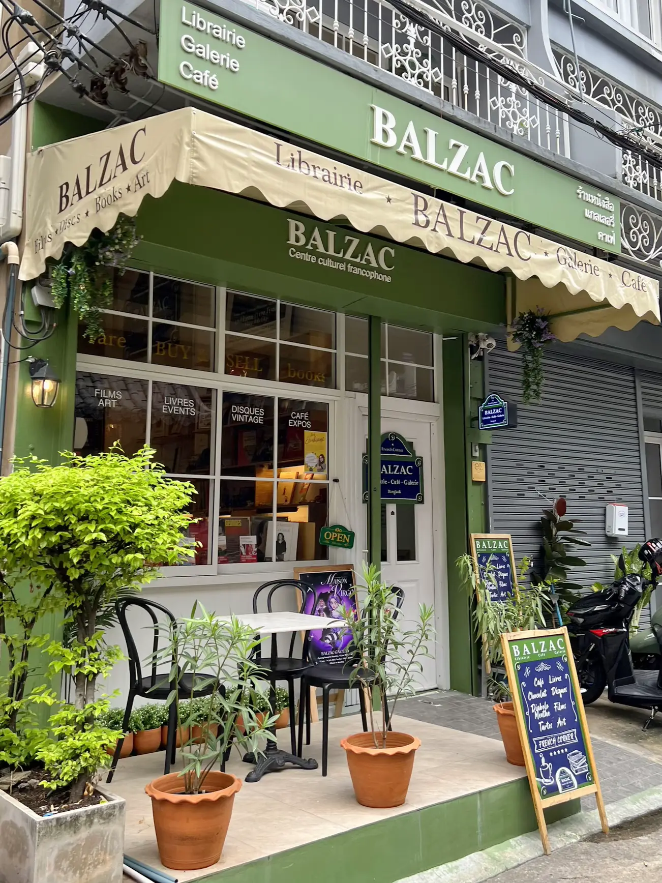 BALZAC BANGKOK ☕️📚 | แกลเลอรีที่โพสต์โดย firstkiss. | Lemon8