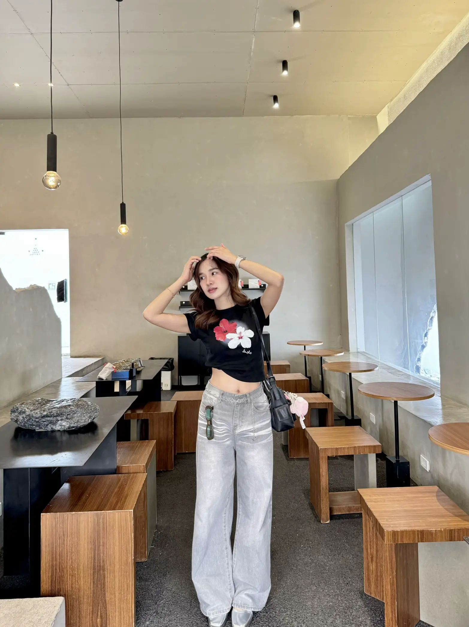 Cafe Outfit Ideas 🖤👀🫧 | แกลเลอรีที่โพสต์โดย 𝐀𝐦𝐦𝐲 (^‿^ | Lemon8