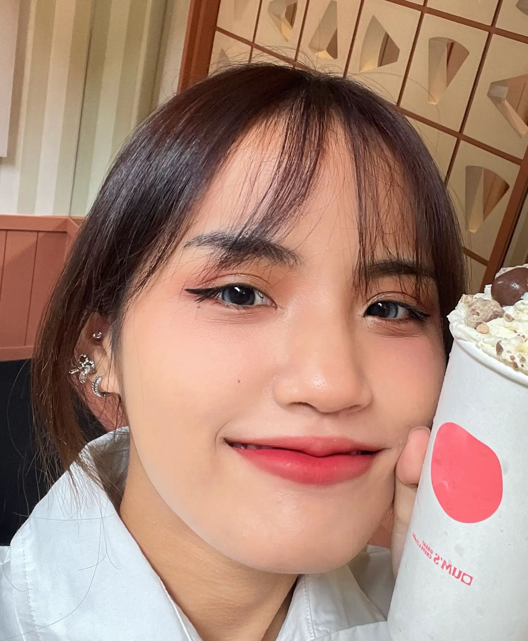 💙🩵 รีวิวคอนแทคเลนส์แบบพี่สาวจีน สีฟ้าเงินสวยม้ากกก🌊👁️ | แกลเลอรีที่โพสต์โดย เพฬา ; Pe-La | Lemon8