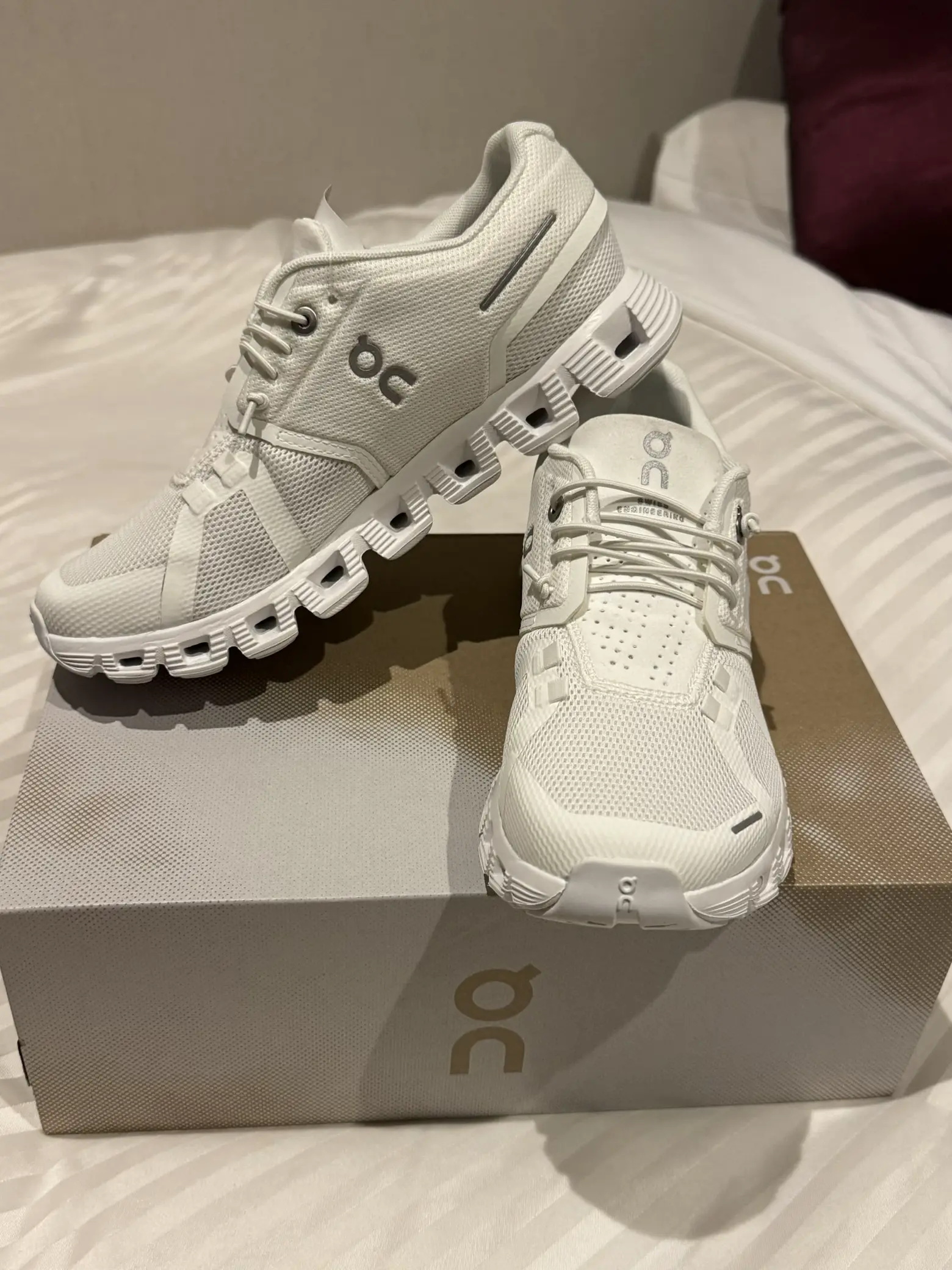 รีวิว Oncloud รองเท้า ที่เบาเหมือนไม่ได้ใส่ | แกลเลอรีที่โพสต์โดย ...