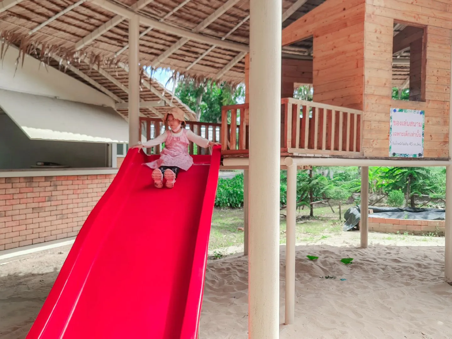 คาเฟ่เด็ก เขาใหญ่ นั่งรถไฟชมสวน ASSANA CAFE | แกลเลอรีที่โพสต์โดย Aimi ...