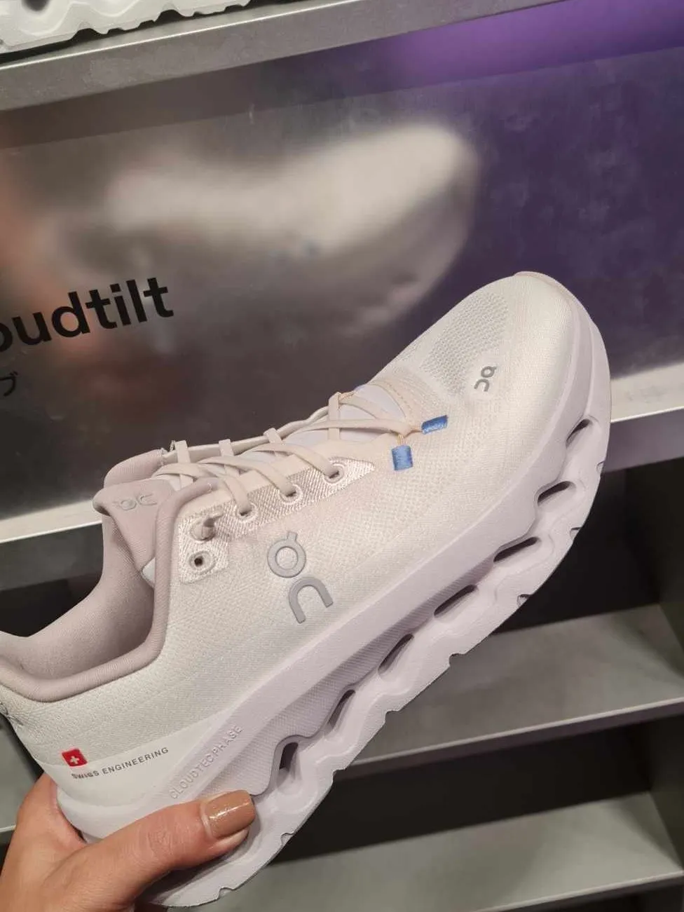 รีวิวช้อป ON CLOUD ที่ญี่ปุ่น คุ้มค่าแก่การต่อคิวรอไหม? | แกลเลอรีที่ ...