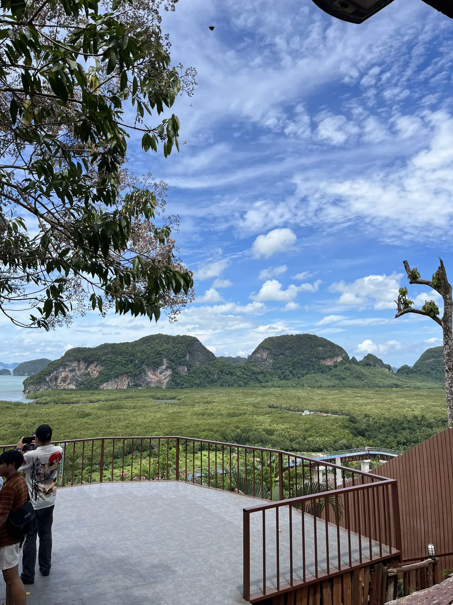 Bay View Cafe☕️ เสม็ดนางชี🏝 | แกลเลอรีที่โพสต์โดย Yok💚 | Lemon8