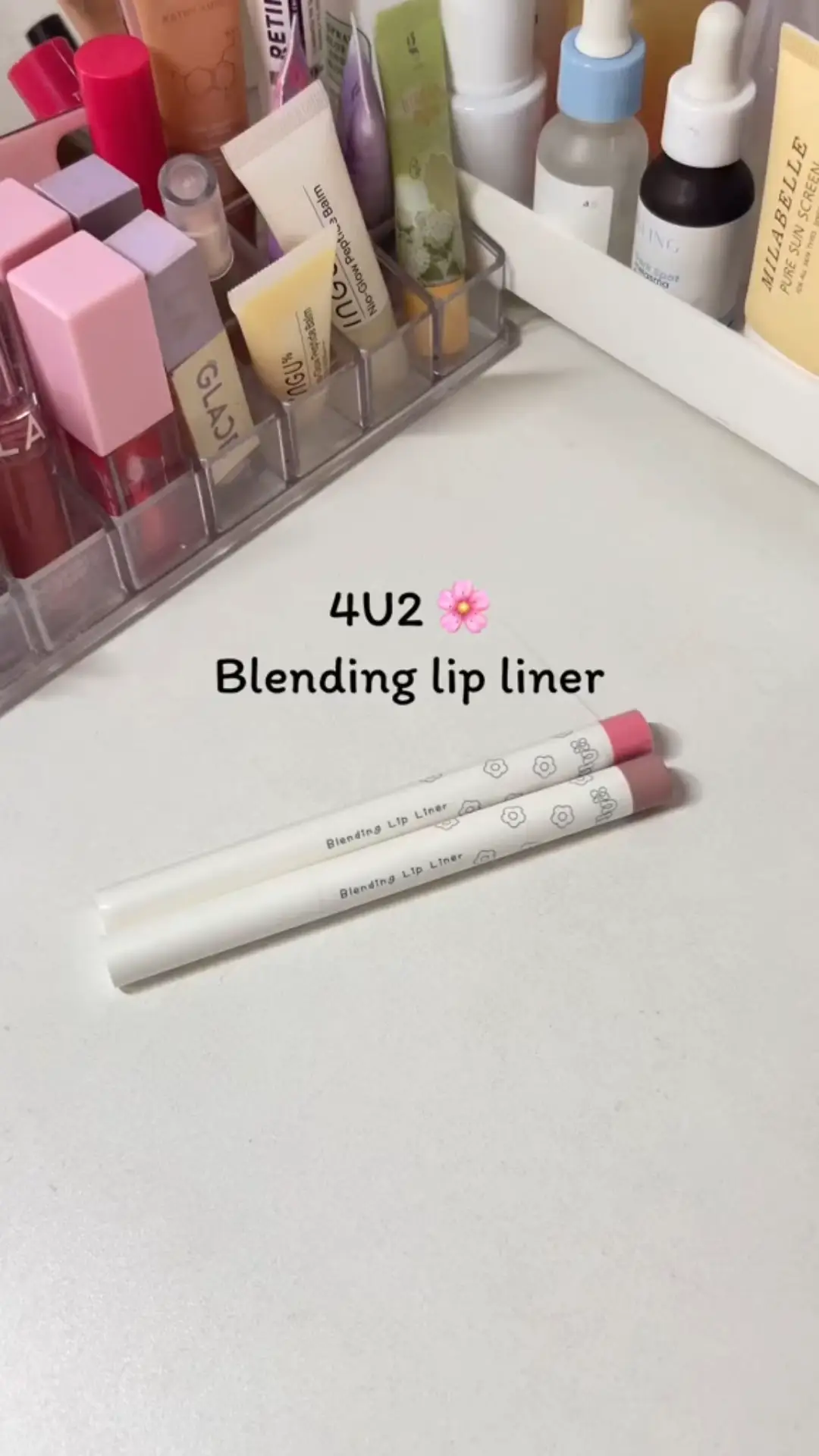 4U2 lip liner 🍒🌸 | วิดีโอที่เผยแพร่โดย Bento🌻 | Lemon8