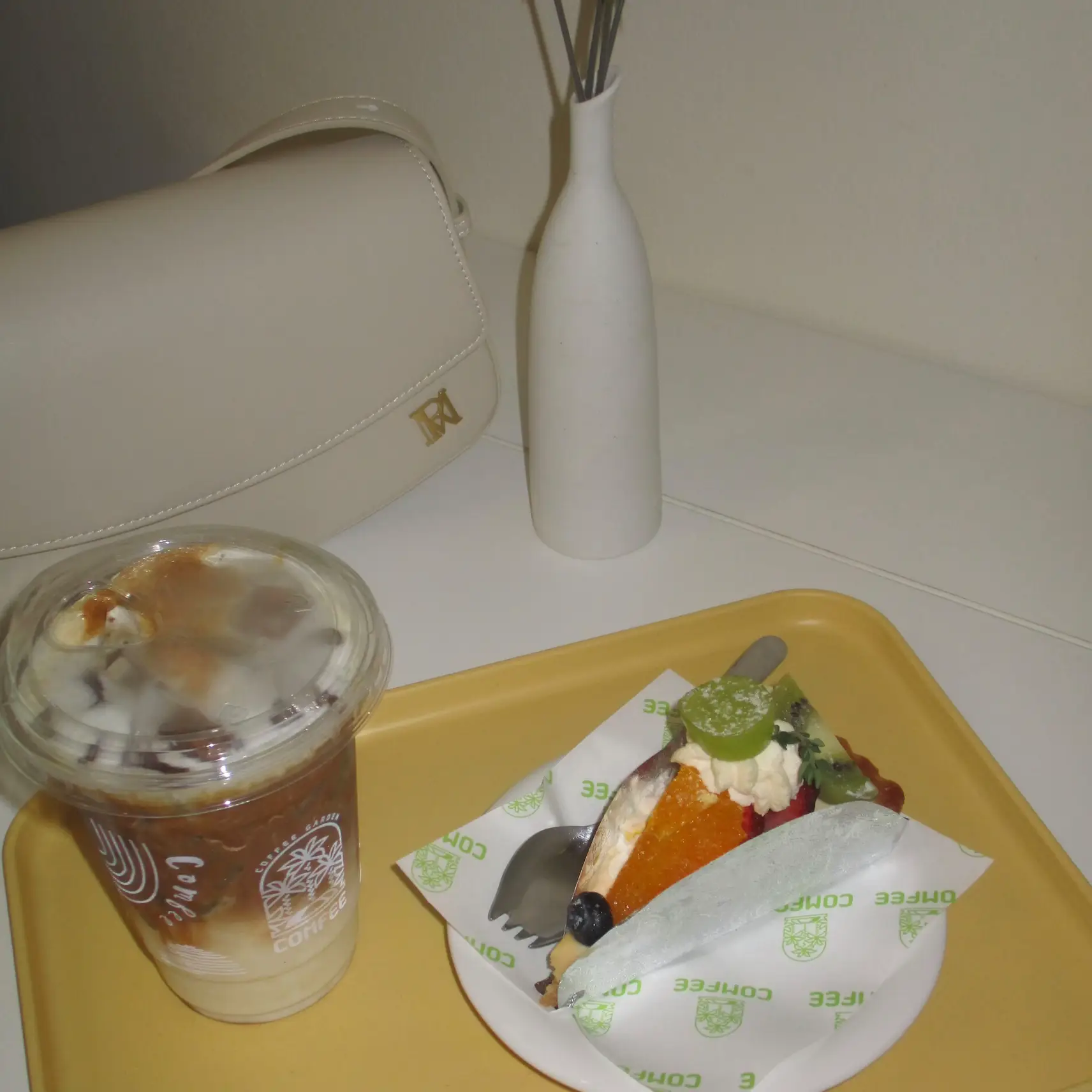 Comfee cafe Phuket ☕️🌟 | แกลเลอรีที่โพสต์โดย ♡ แพรหมวย | Lemon8