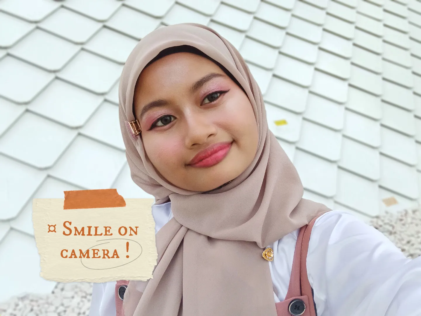 Ka-utee selfie poses with scrunchy ON☆°• 🩷🩵 🦋°• | Galeri diposting oleh Zυɾα Ƹ̵̡⁠Ӝ̵̨̄⁠Ʒ | Lemon8