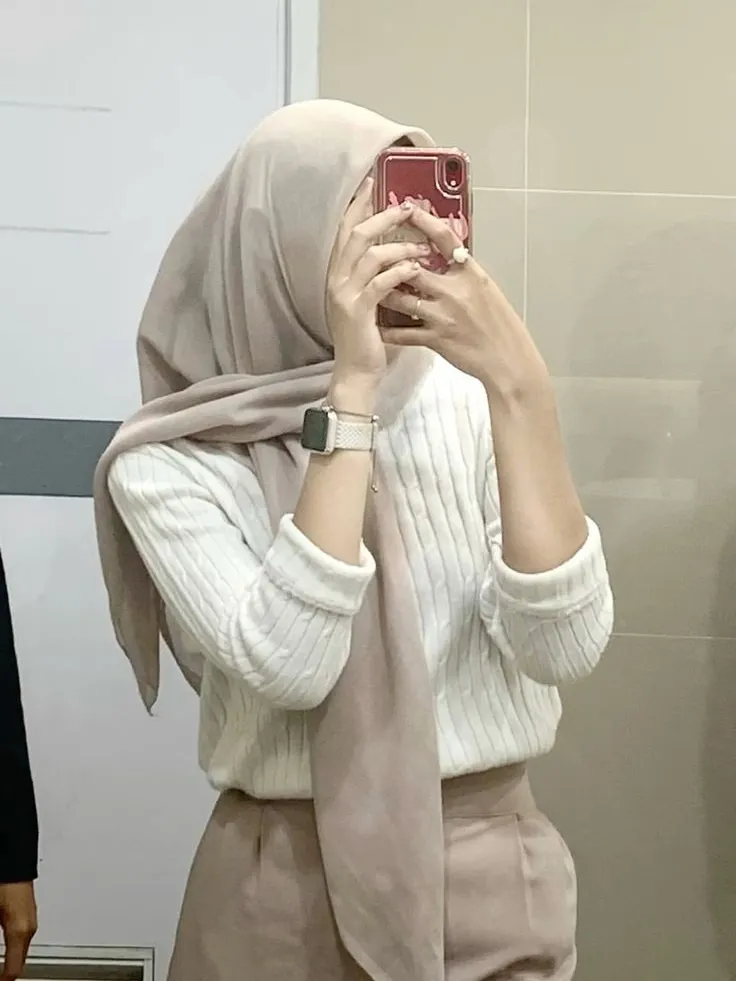 outfit simpel | Galeri diposting oleh cdy_yy:⁠0 | Lemon8