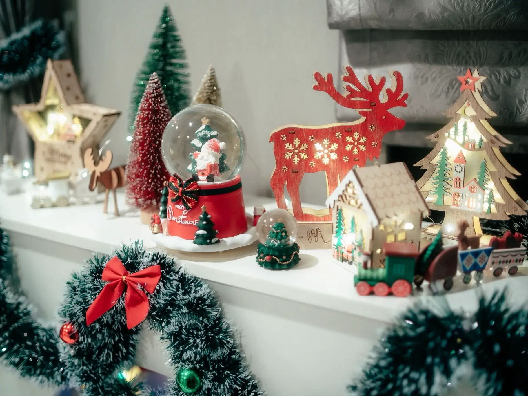 ไอเดียจัดมุมถ่ายรูปในบ้าน {ธีมคริสต์มาส}🎄 | แกลเลอรีที่โพสต์โดย Atreena | Lemon8