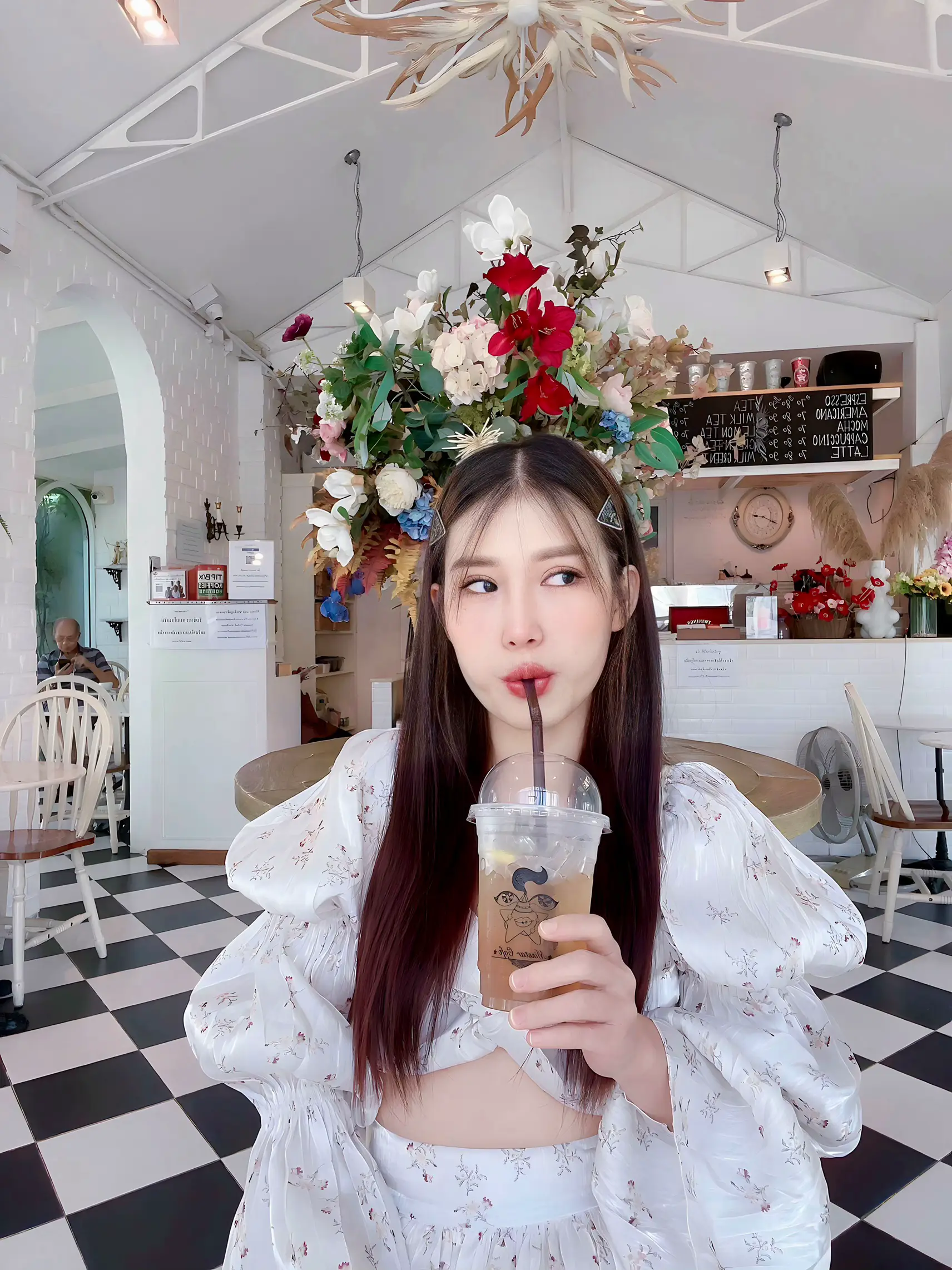 Misstar cafe by Davika คาเฟ่พี่ใหม่ ดาวิ | แกลเลอรีที่โพสต์โดย Punim Duanghath | Lemon8