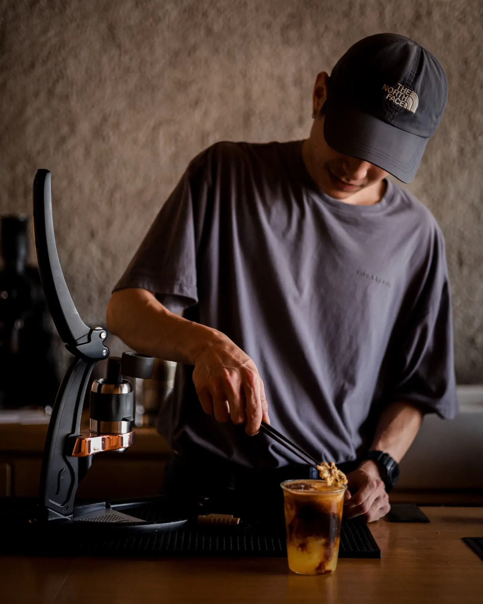 Blackhills BKK คาเฟ่ลับๆ ในลาดพร้าวซอย1 ใกล้ยูเนี่ยนมอลล์ | แกลเลอรีที่โพสต์โดย ThIpakon.M | Lemon8