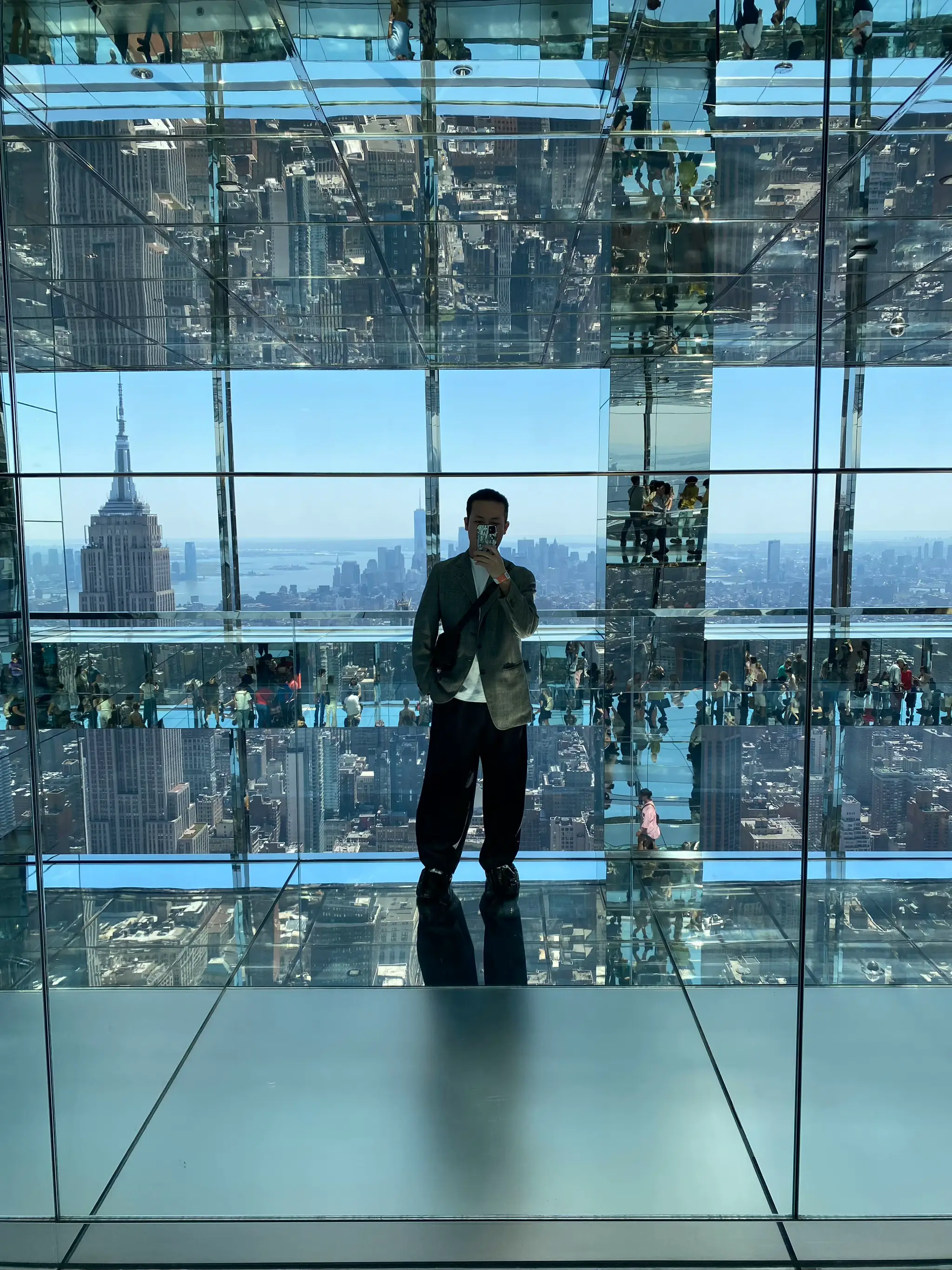 ประสบการณ์เสียวบนตึกสูงที่นิวยอร์ก Summit One Vanderbilt | แกลเลอรีที่ ...