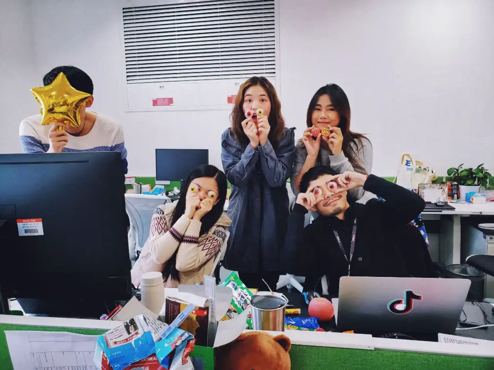 ว่าด้วยเรื่องการเป็นExpat ทำงานต่างประเทศ | แกลเลอรีที่โพสต์โดย Phoebe Hung | Lemon8