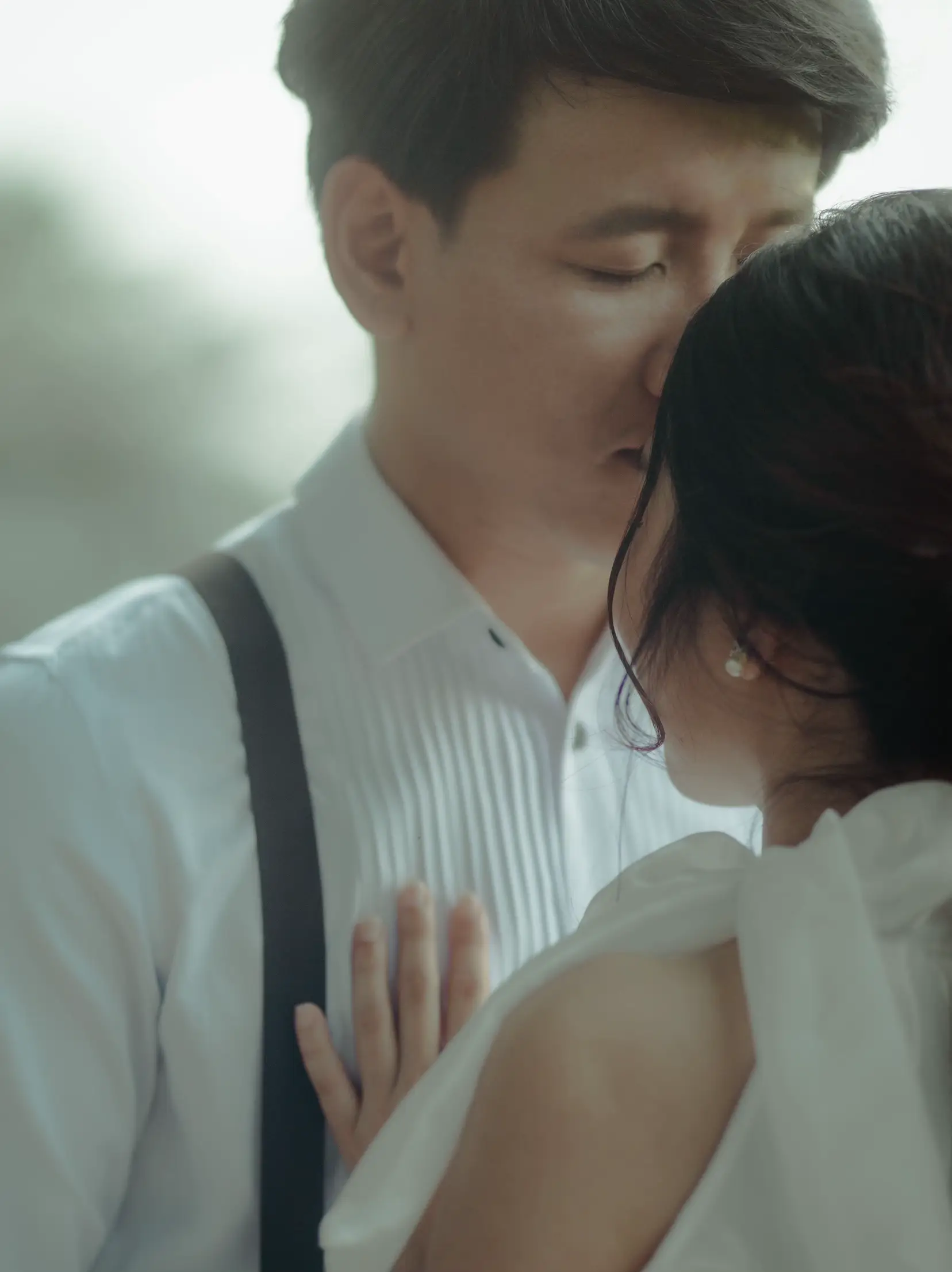 POSE IDEAS | PRE-WEDDING | Gallery posted by PlutoHertz_ | Lemon8