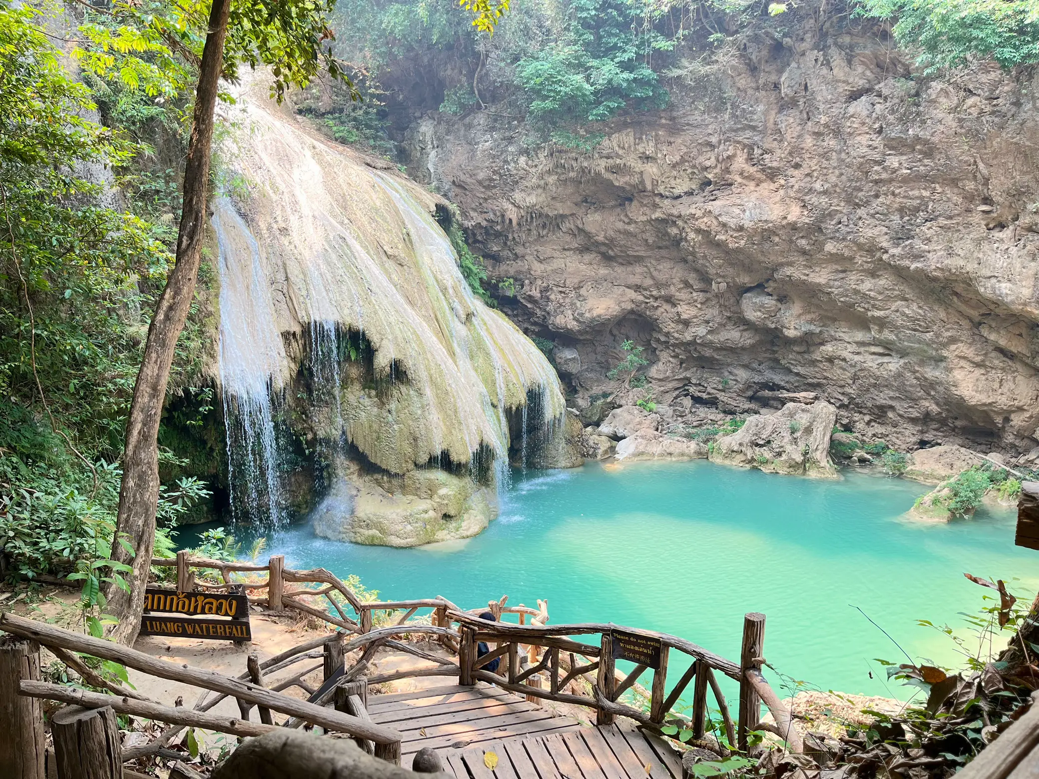 Traveling to the city of Rong Lamphun, Ko Luang waterfall, beautiful ...